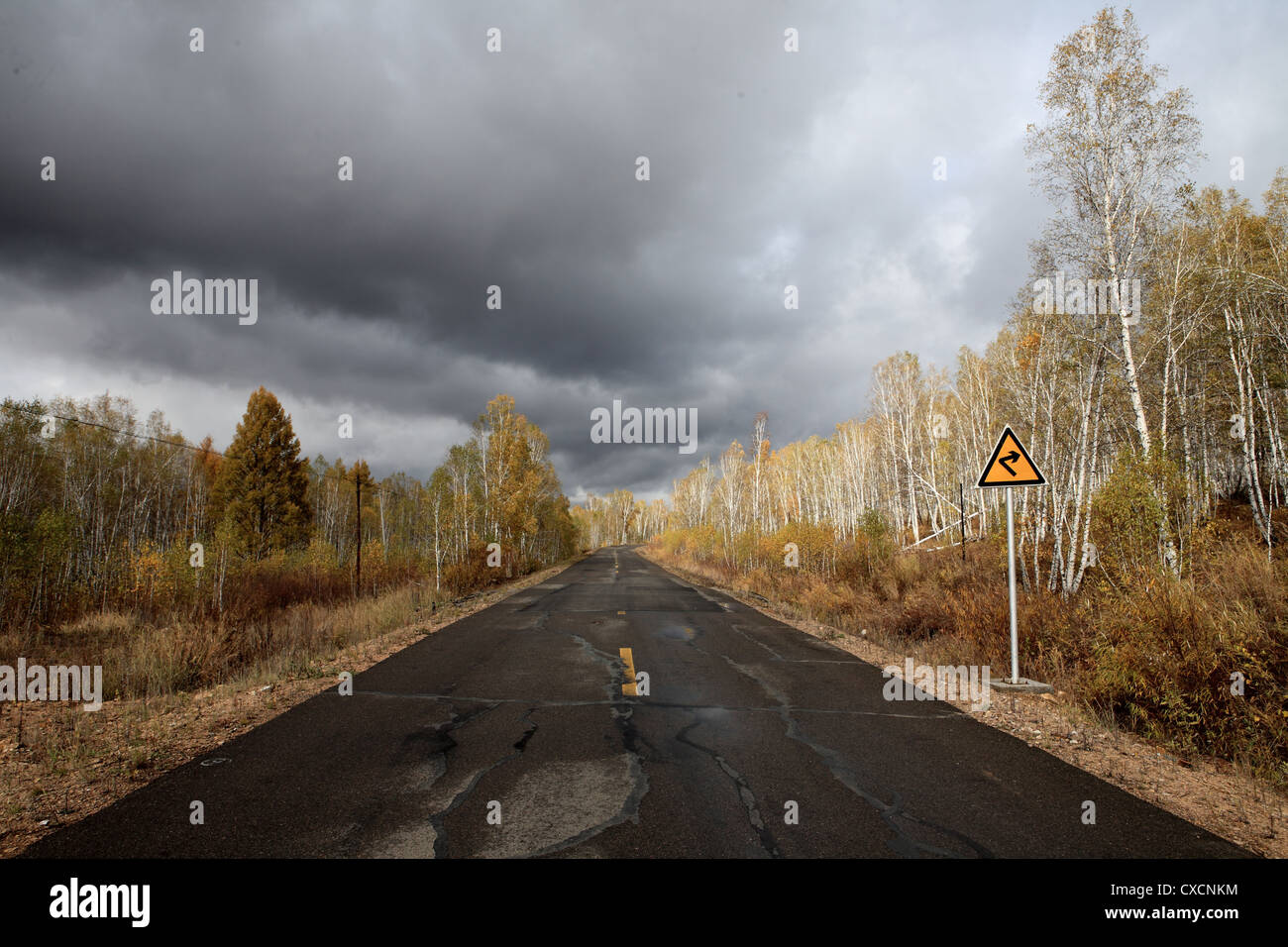 straight road vanishing into distance Stock Photo - Alamy straight road vanishing into distance Stock Photo - Alamy