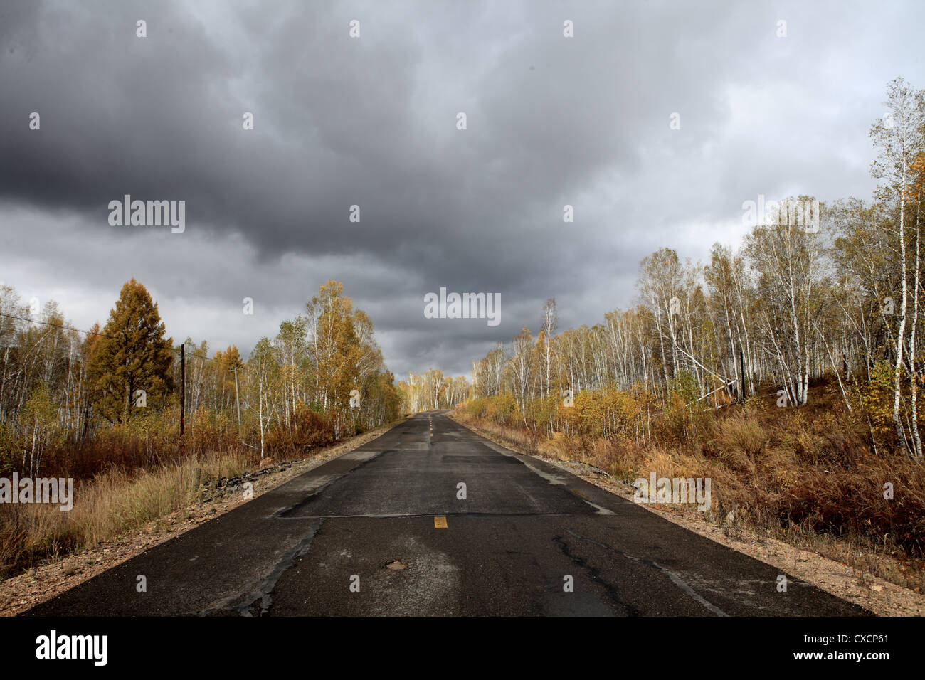 straight road vanishing into distance Stock Photo - Alamy straight road vanishing into distance Stock Photo - Alamy
