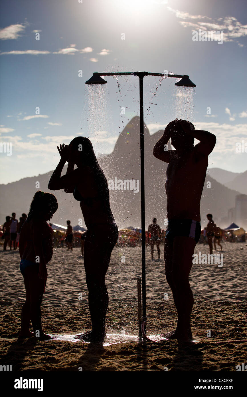 Rio beach women hi-res stock photography and images - Alamy