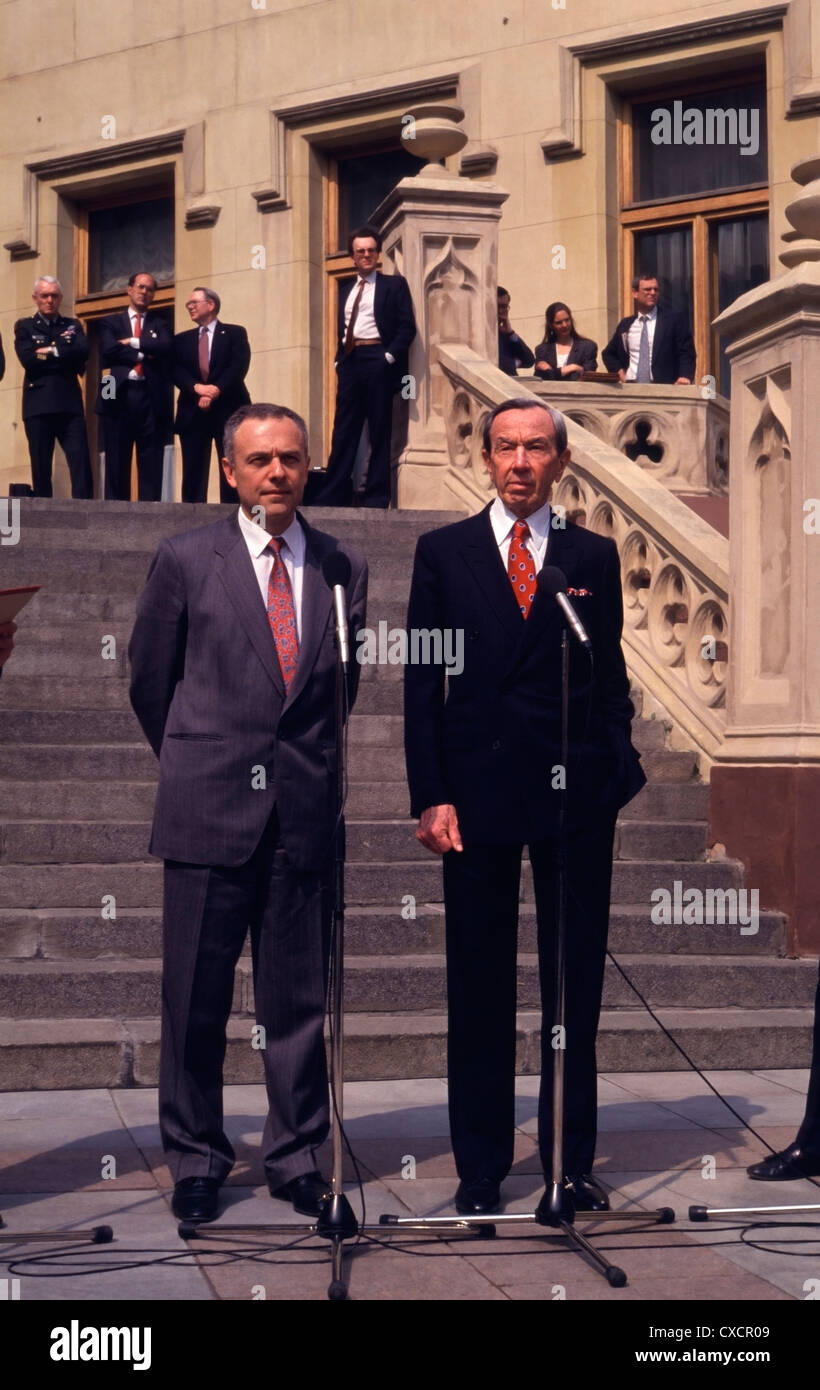 Russian Foreign Minister Andrei Kozyrev (L) and U.S. Secretary of State ...