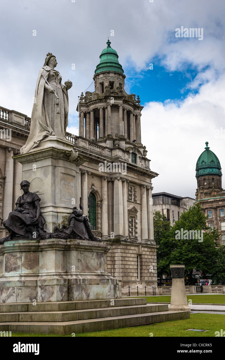 Front of belfast city hall hi-res stock photography and images - Alamy