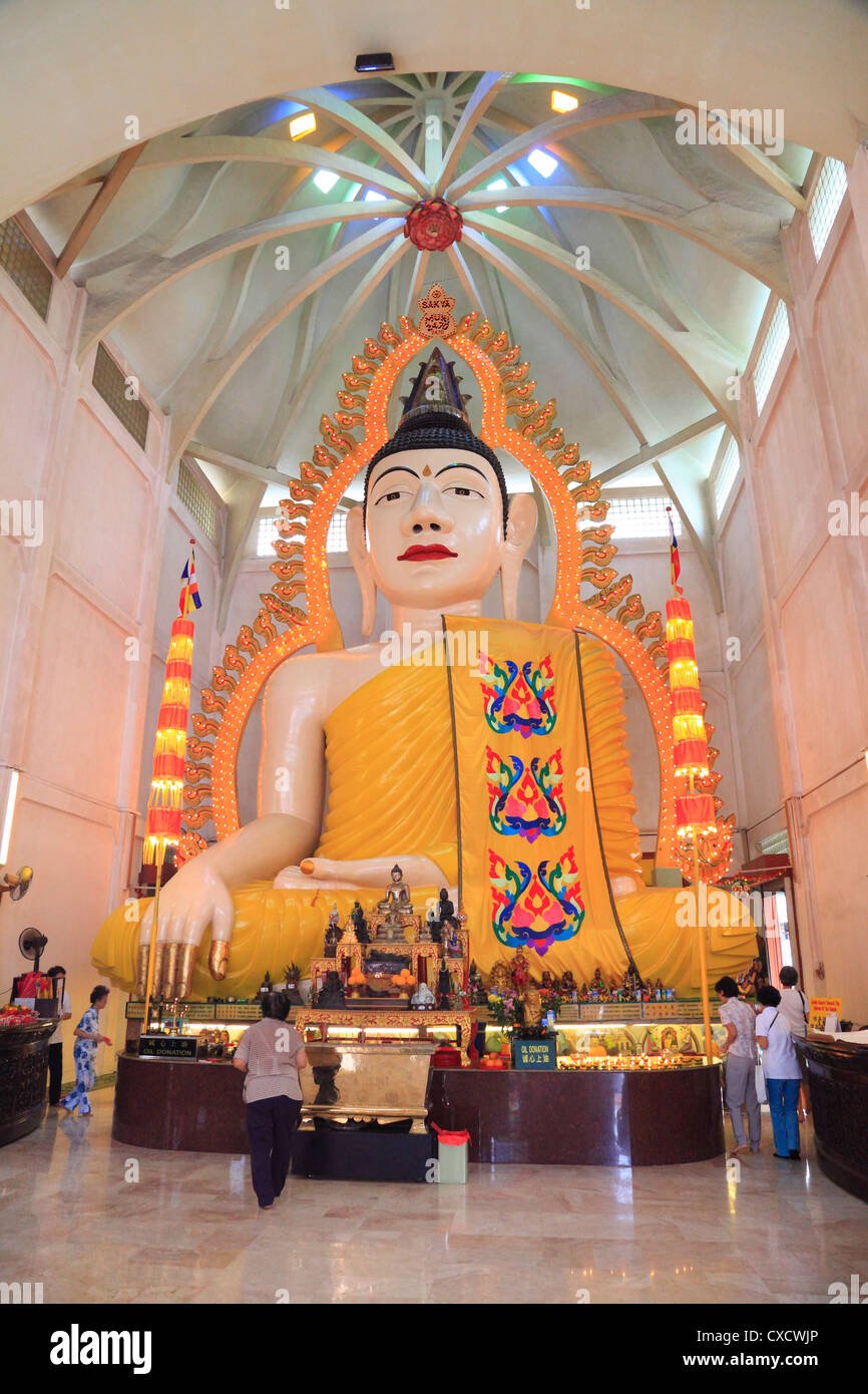 Sakya Muni Buddha Gaya Temple, Singapore Stock Photo - Alamy