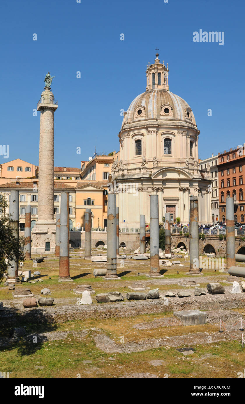 Architecture of Roman vestiges in Rome, Italy Stock Photo - Alamy