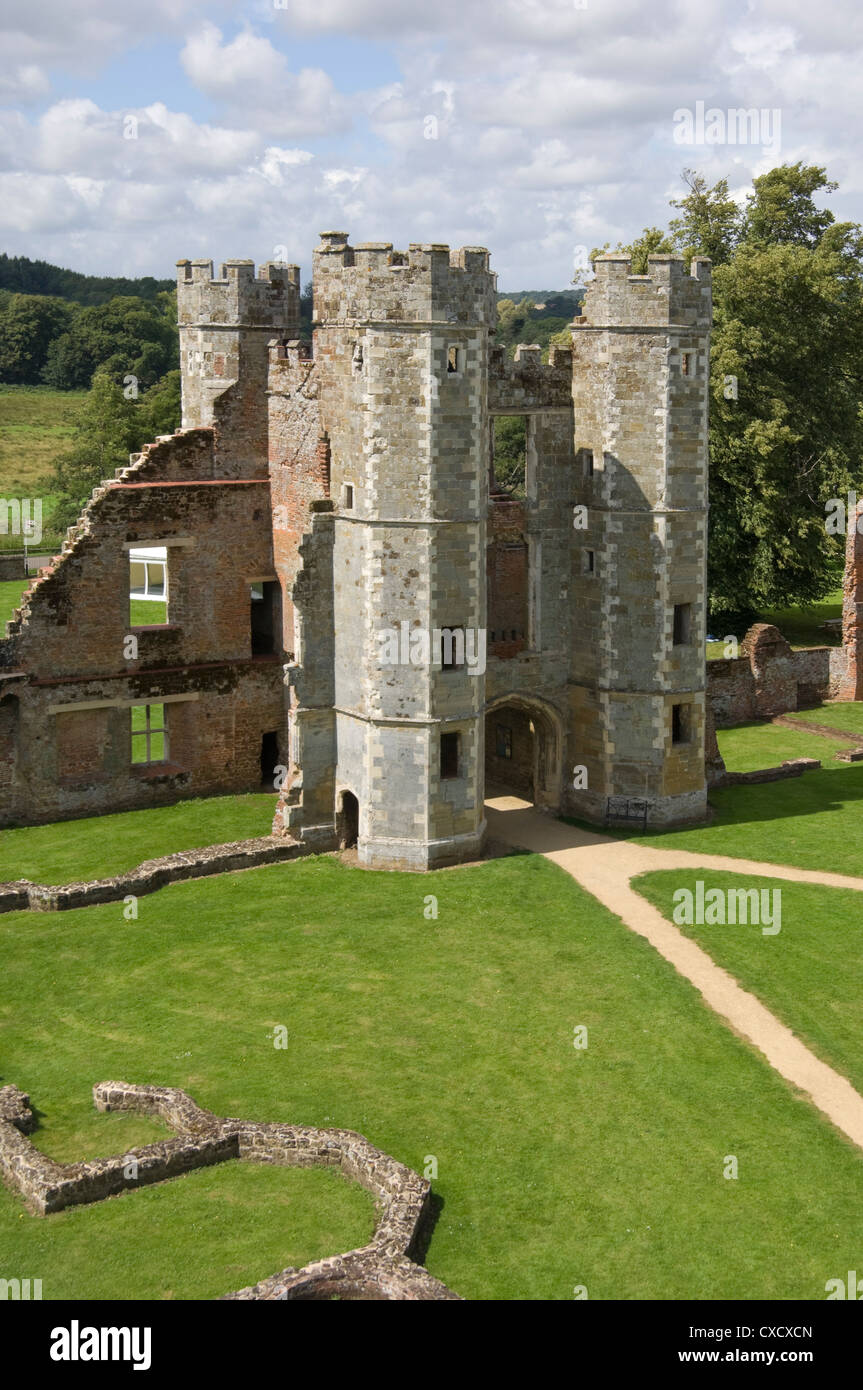 The inner gatehouse to the 16th century Tudor Cowdray Castle at ...