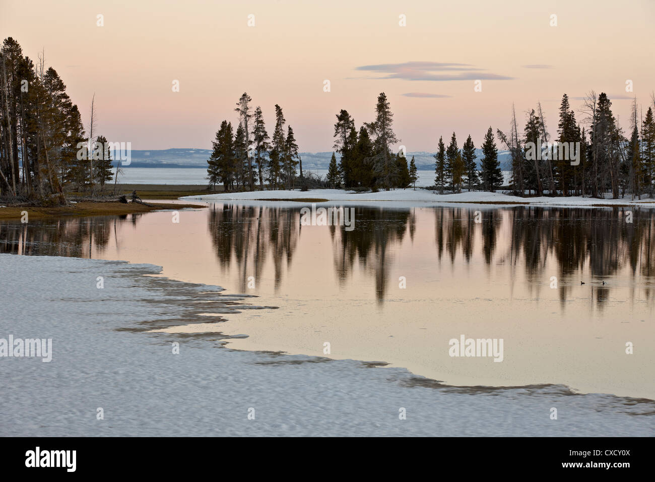 Yellowstone lake hi-res stock photography and images - Alamy