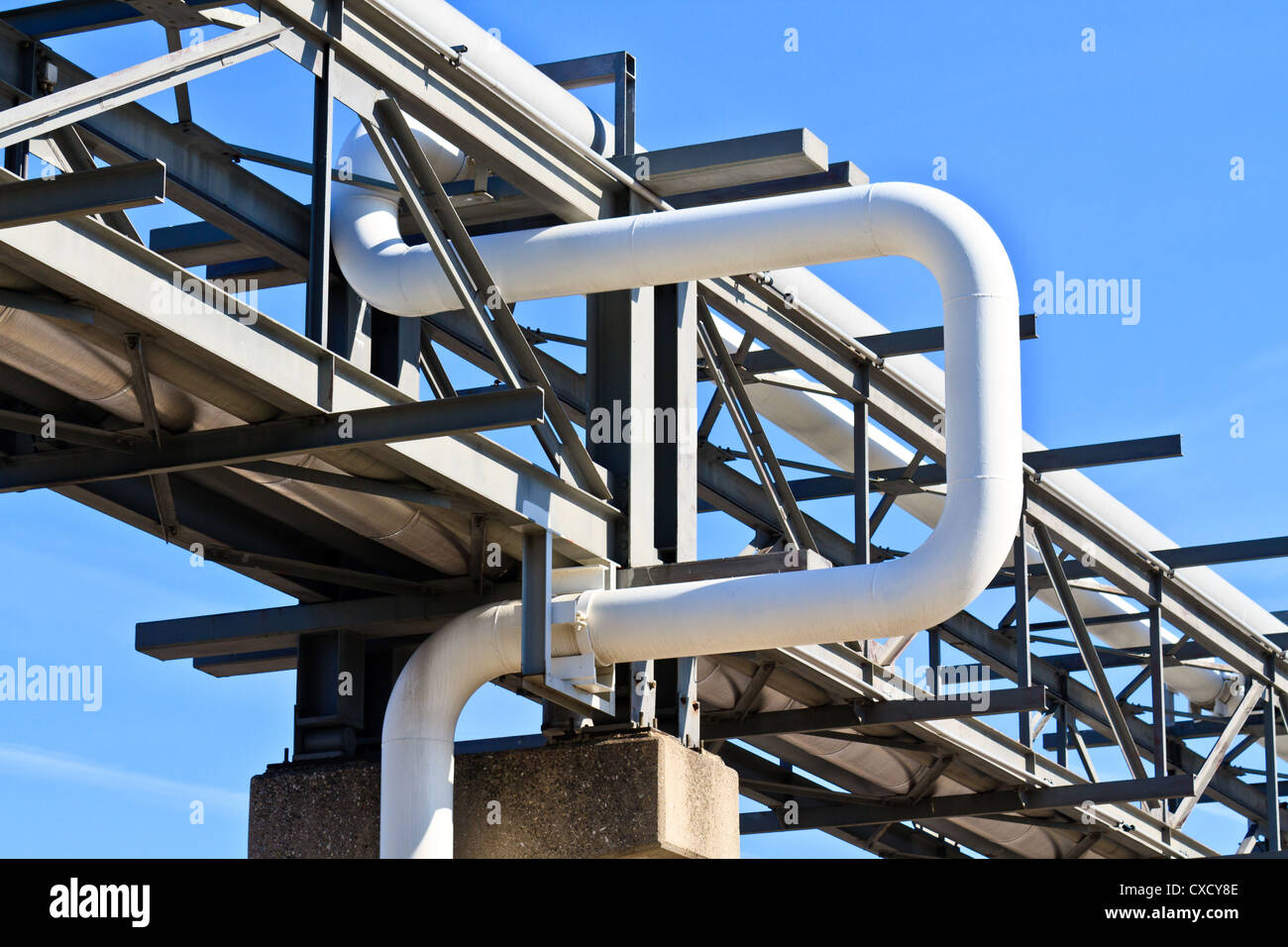 Engineer working on oil rig hi-res stock photography and images - Alamy