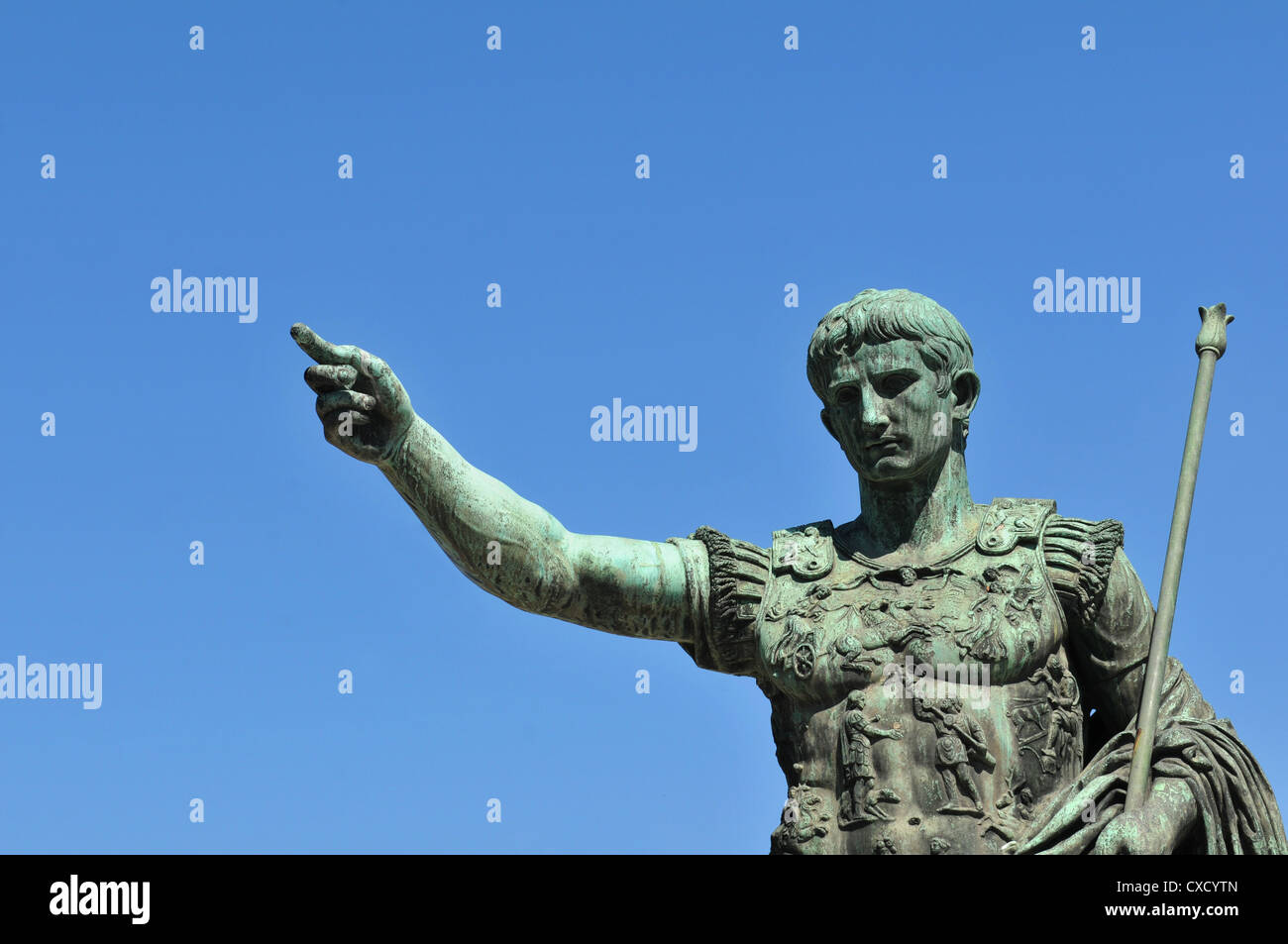 Architectural detail Roman emperor's statue in Rome, Italy Stock Photo ...