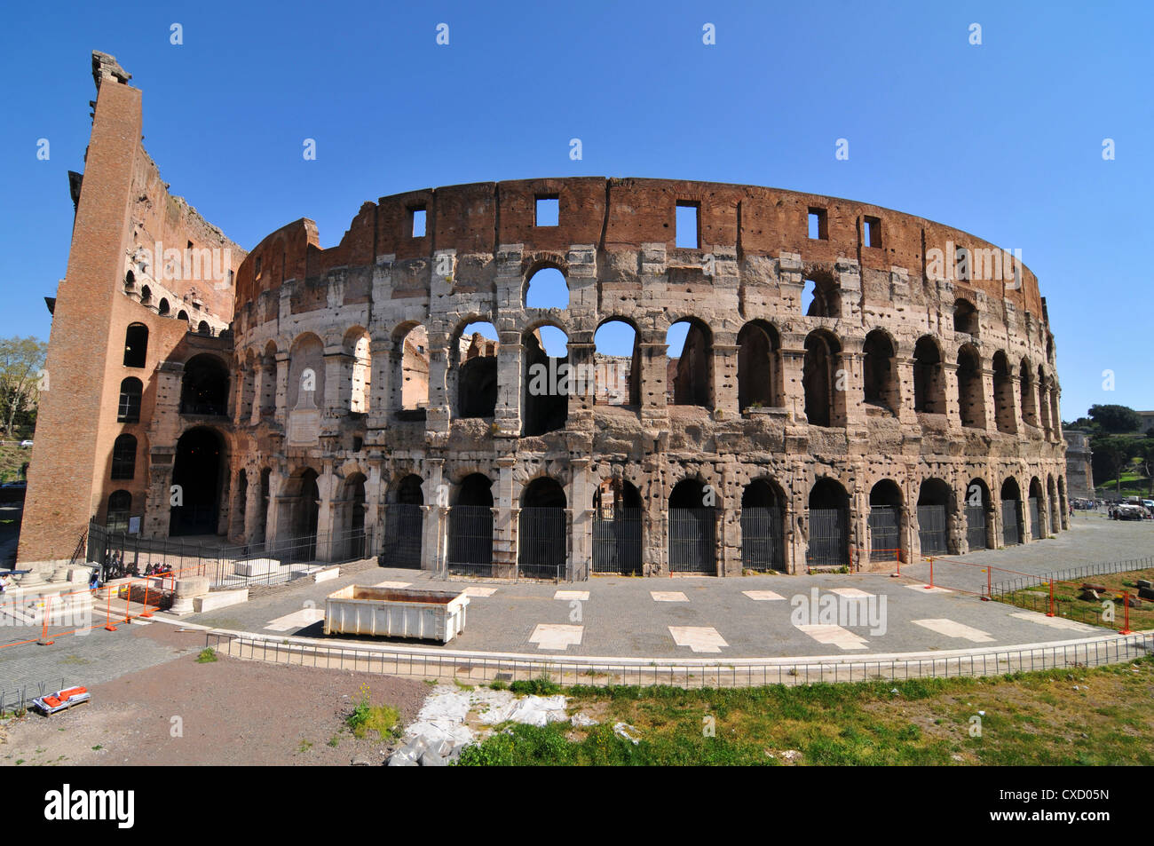 Architecture of the famous Colosseum in Rome, Italy Stock Photo - Alamy