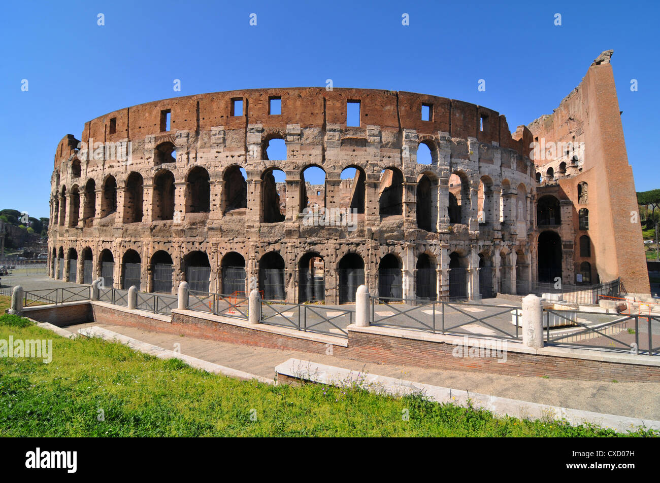 Architecture of the famous Colosseum in Rome, Italy Stock Photo - Alamy
