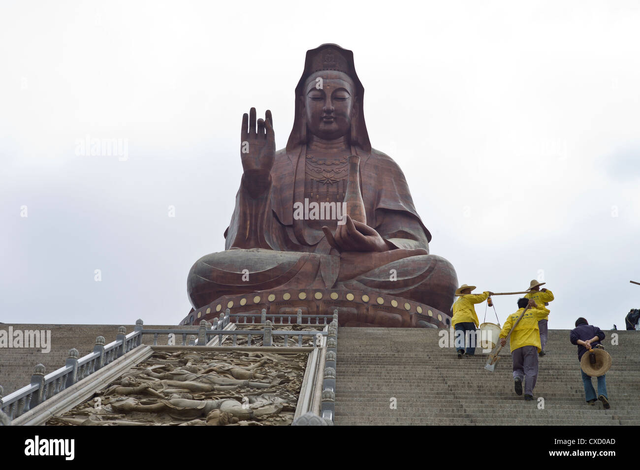 The giant bronze statue of the South China Sea Goddess of Mercy at ...
