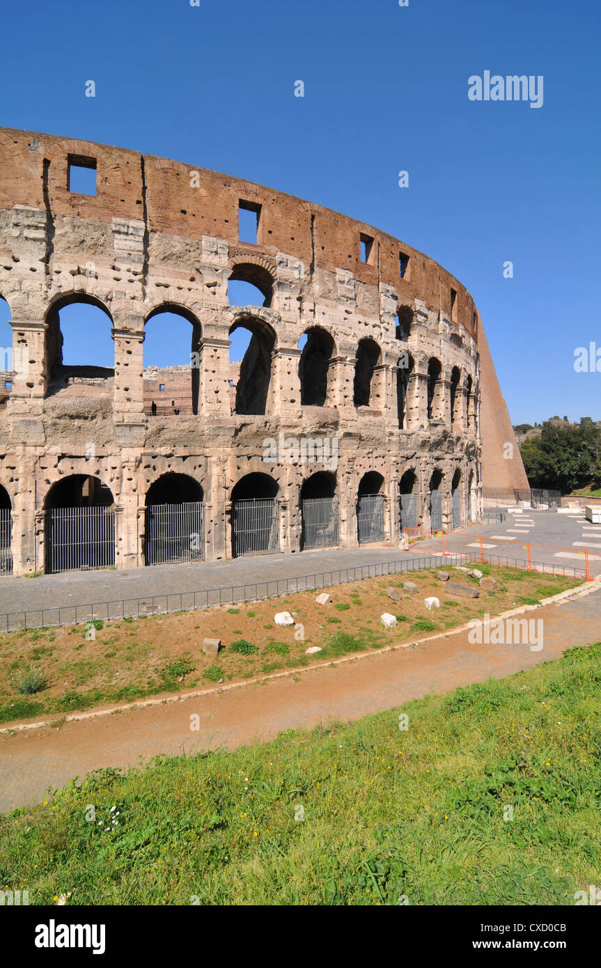 Architecture of the famous Colosseum in Rome, Italy Stock Photo - Alamy