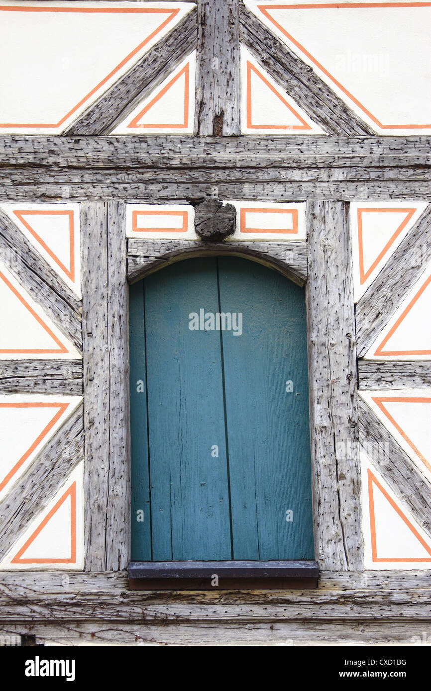 Red color truss hi-res stock photography and images - Alamy