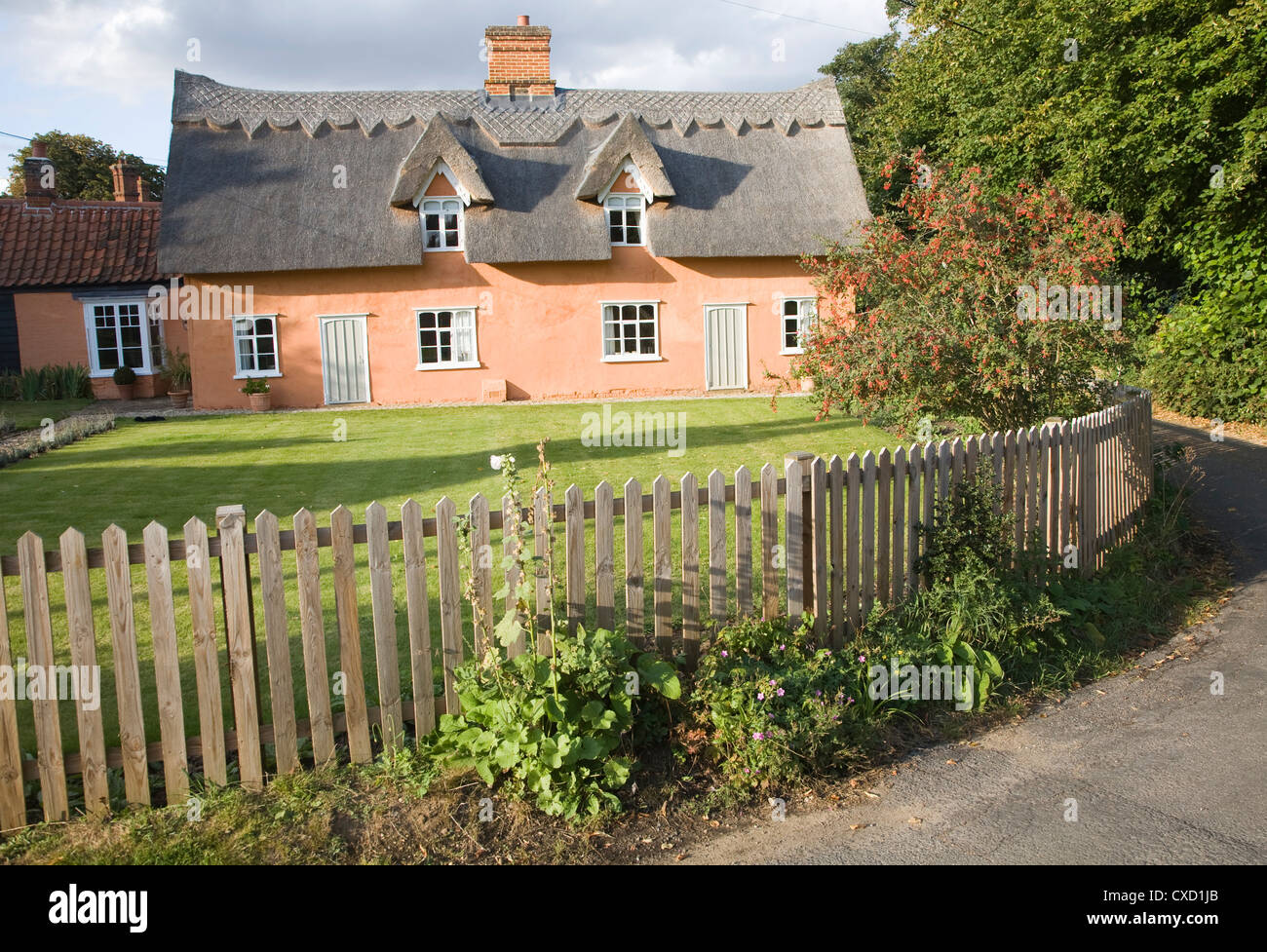 Pretty thatched cottage Ufford Suffolk England Stock Photo - Alamy