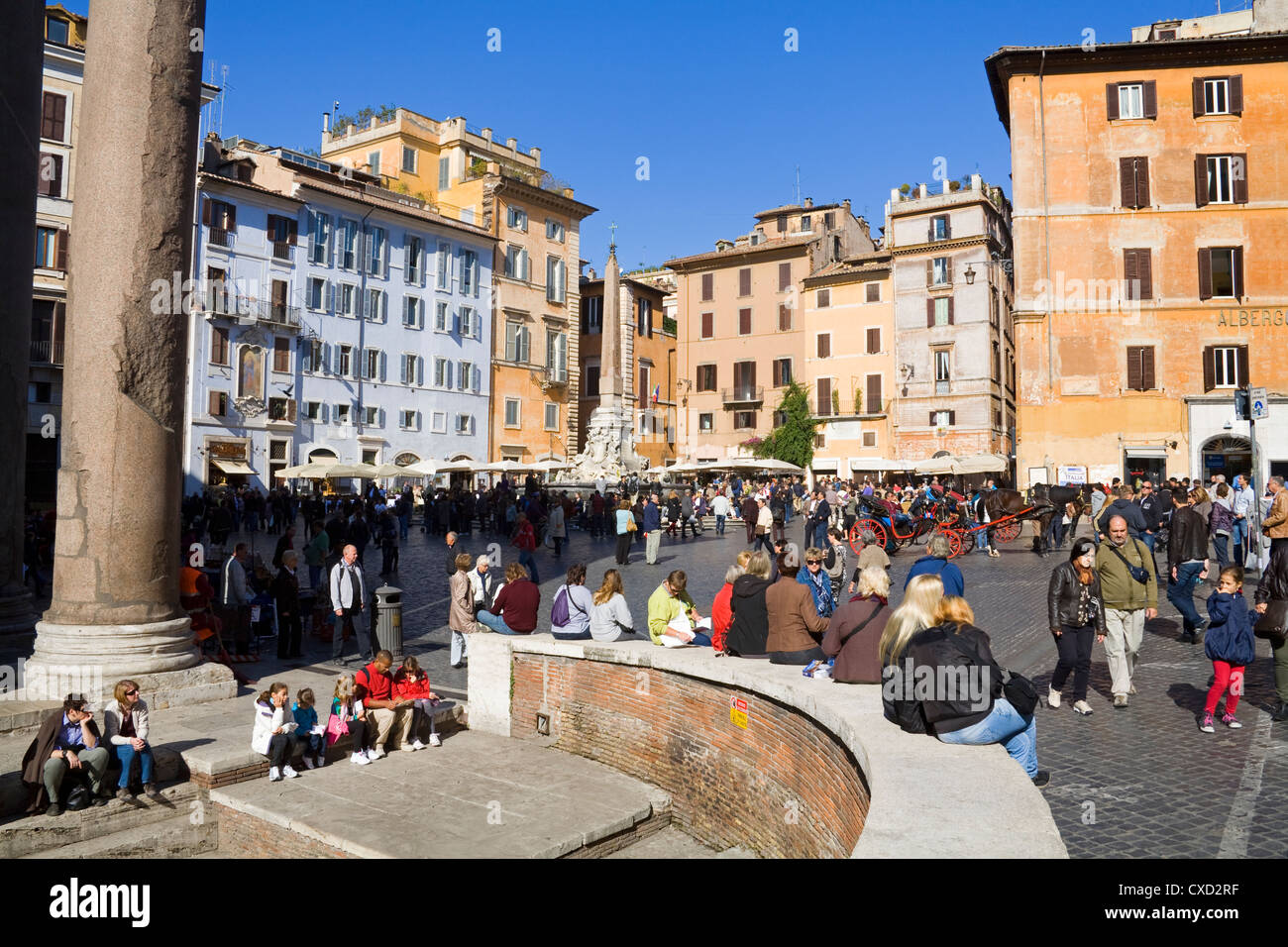 Piazza della rotonda rome hi-res stock photography and images - Alamy