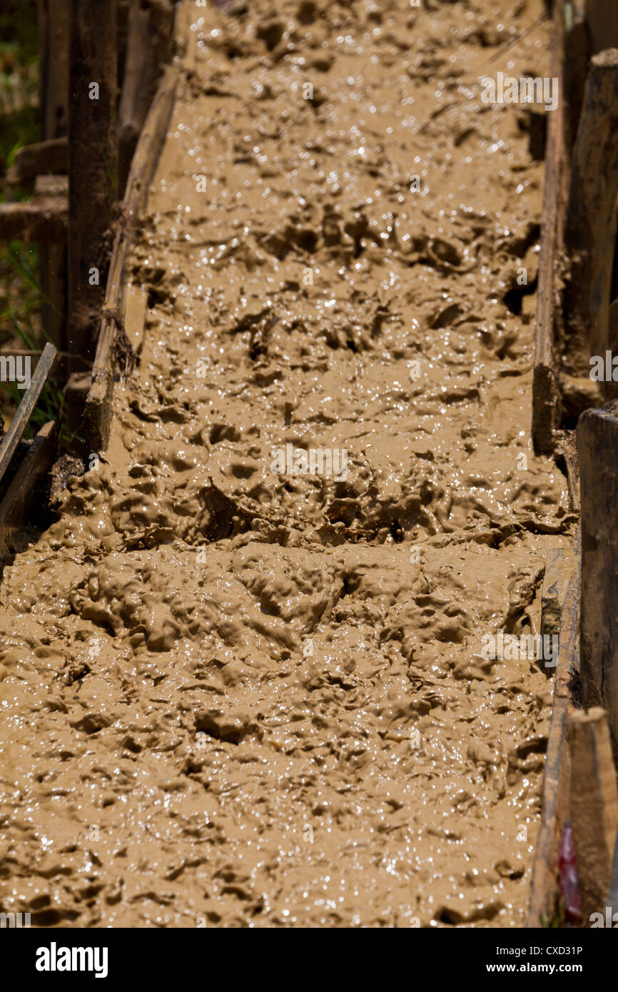 Brown mud hi-res stock photography and images - Alamy
