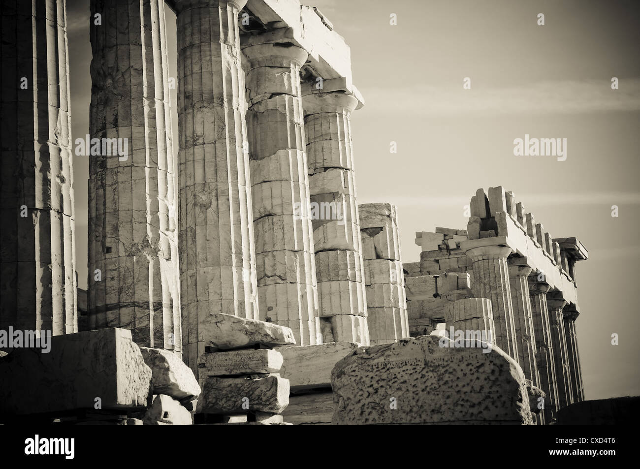 Parthenon style columns hi-res stock photography and images - Alamy