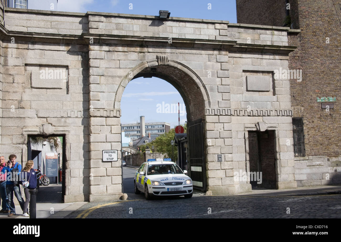 Dublin City Castle Eire Garda Traffic Police car coming through Ship ...