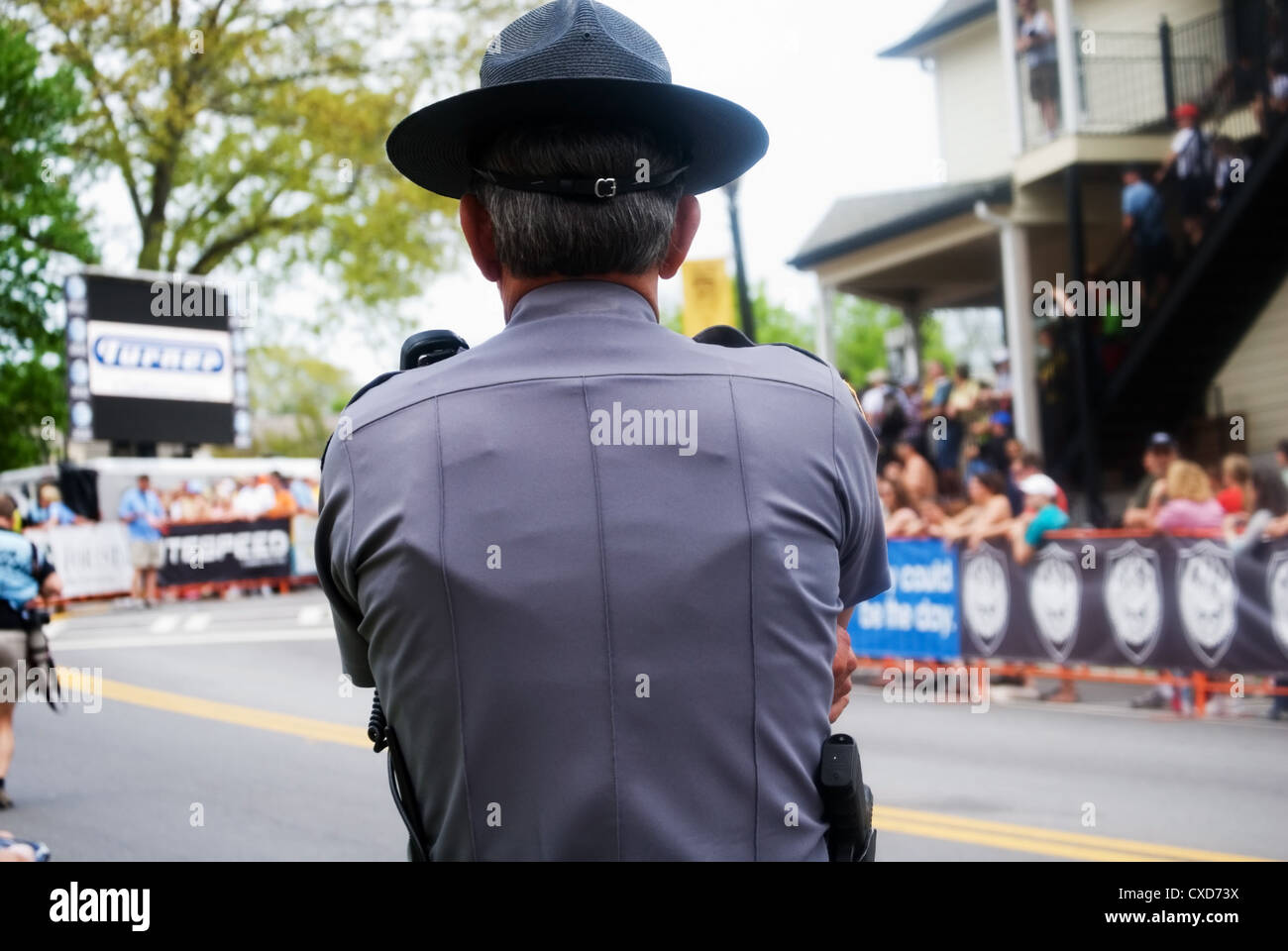 Cycling police officer hi-res stock photography and images - Alamy