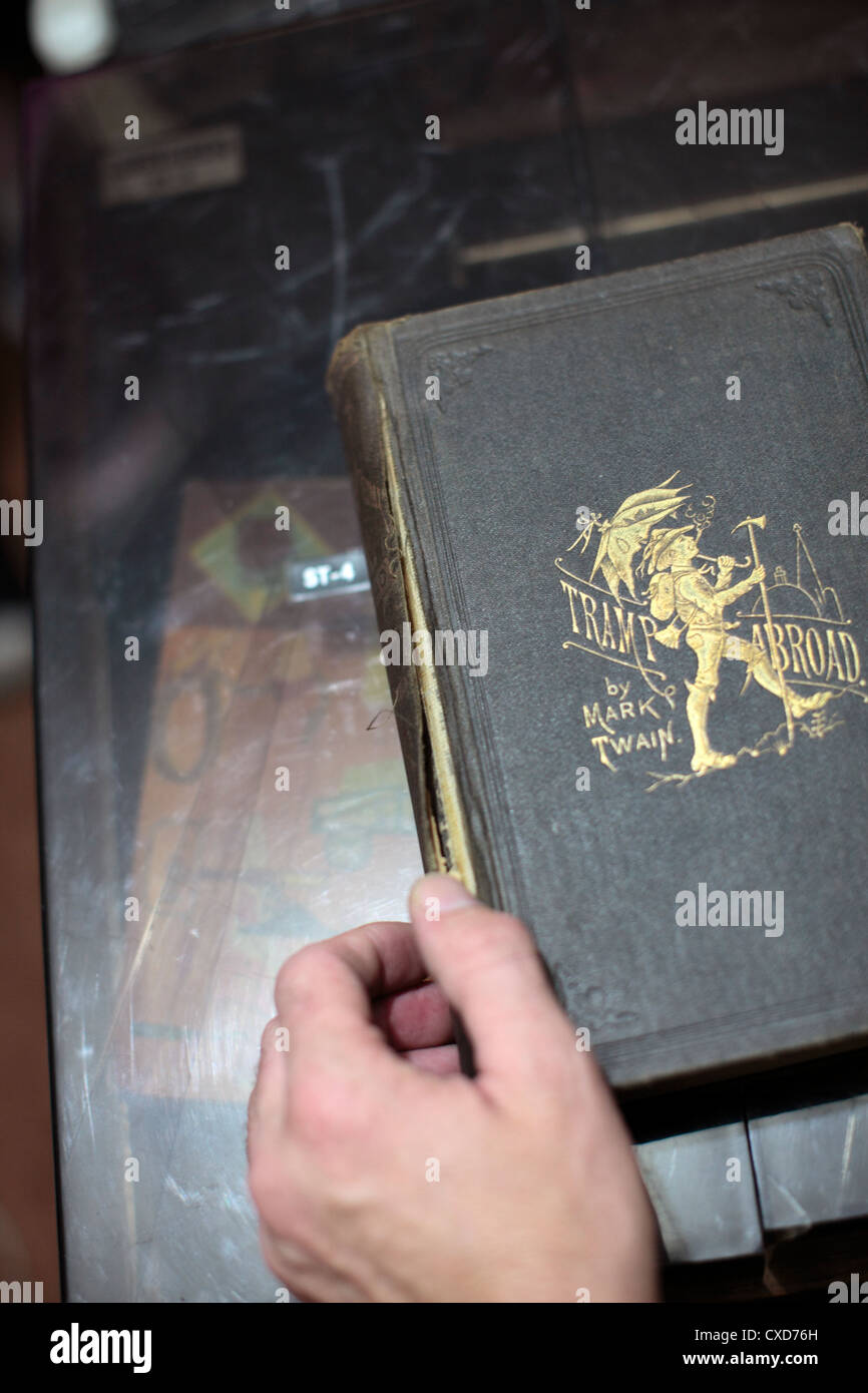 Antique book binding hi-res stock photography and images - Alamy