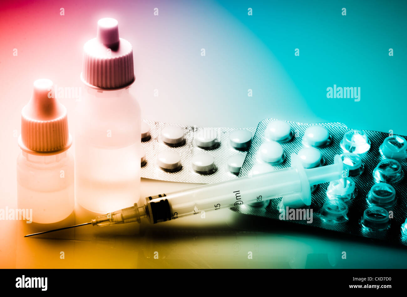 medical bottle and syringe Stock Photo - Alamy