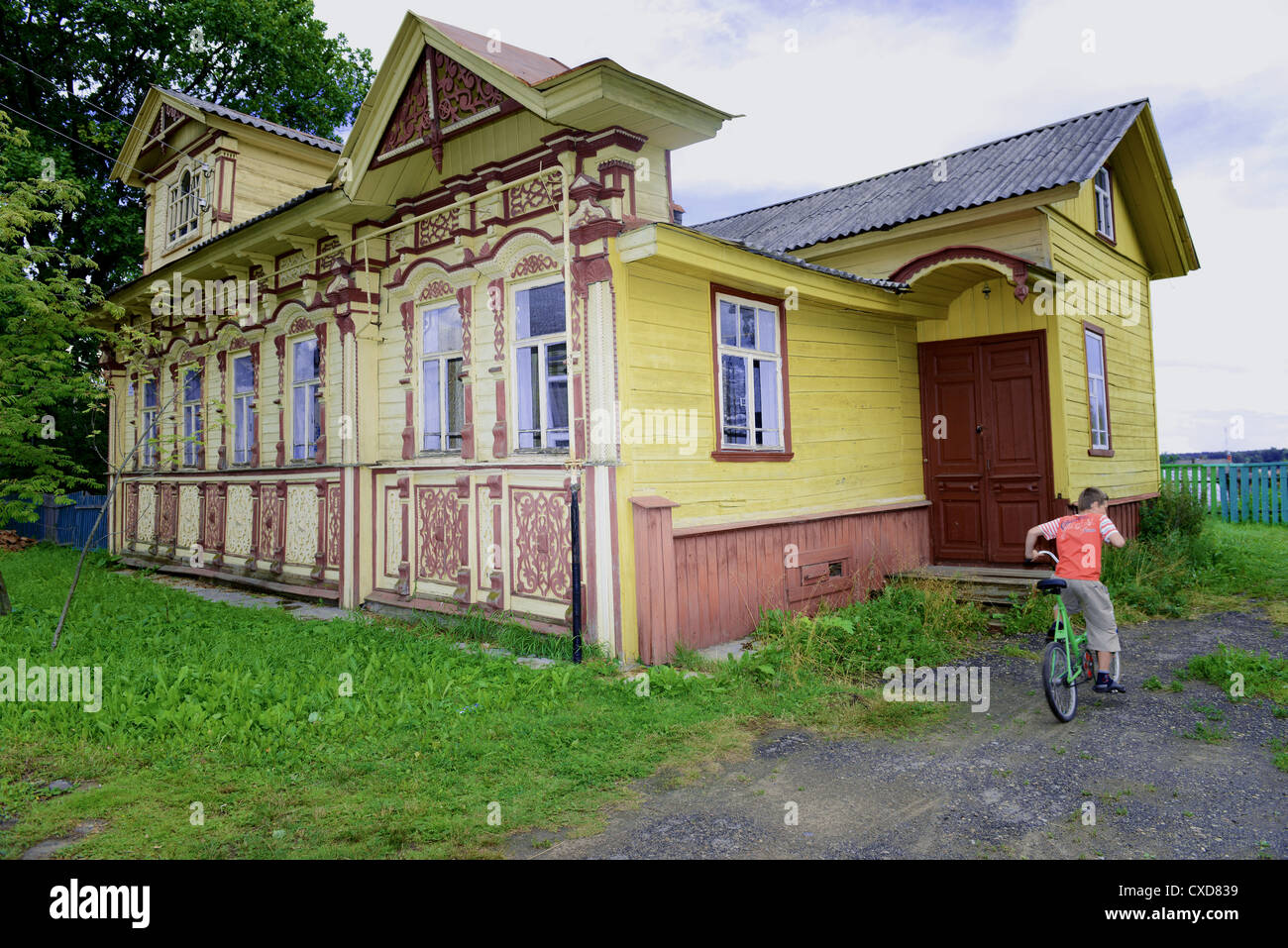Old wood house architecture hi-res stock photography and images - Alamy