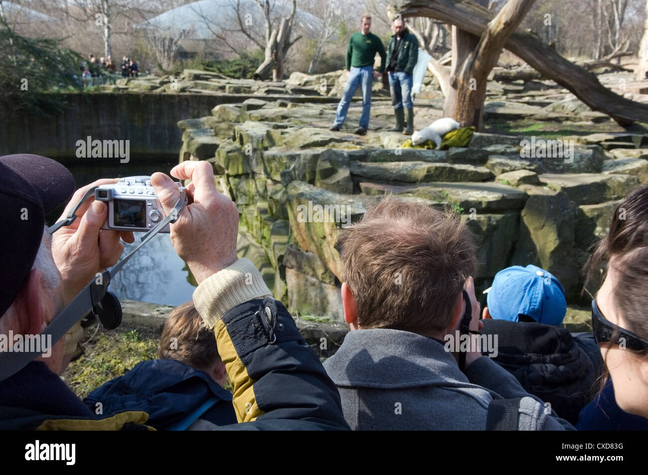 Crowd favorite hi-res stock photography and images - Alamy