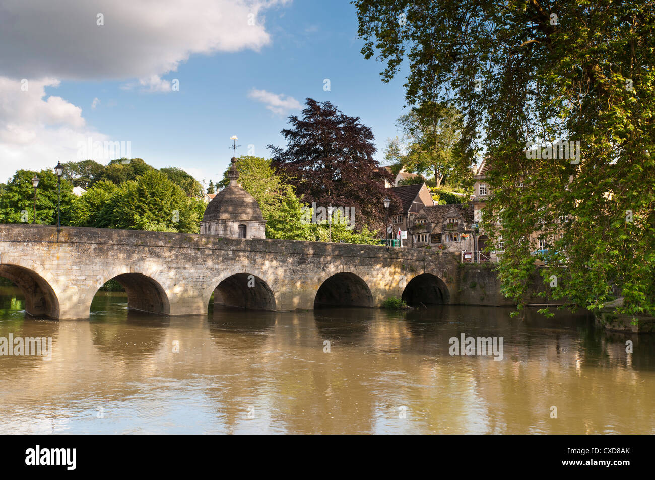 Town Bridge over the River Avon, Bradford on Avon, Wiltshire, UK Stock ...