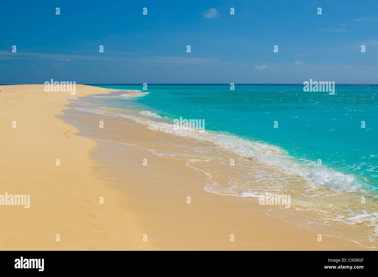 Sea deep blue hi-res stock photography and images - Alamy