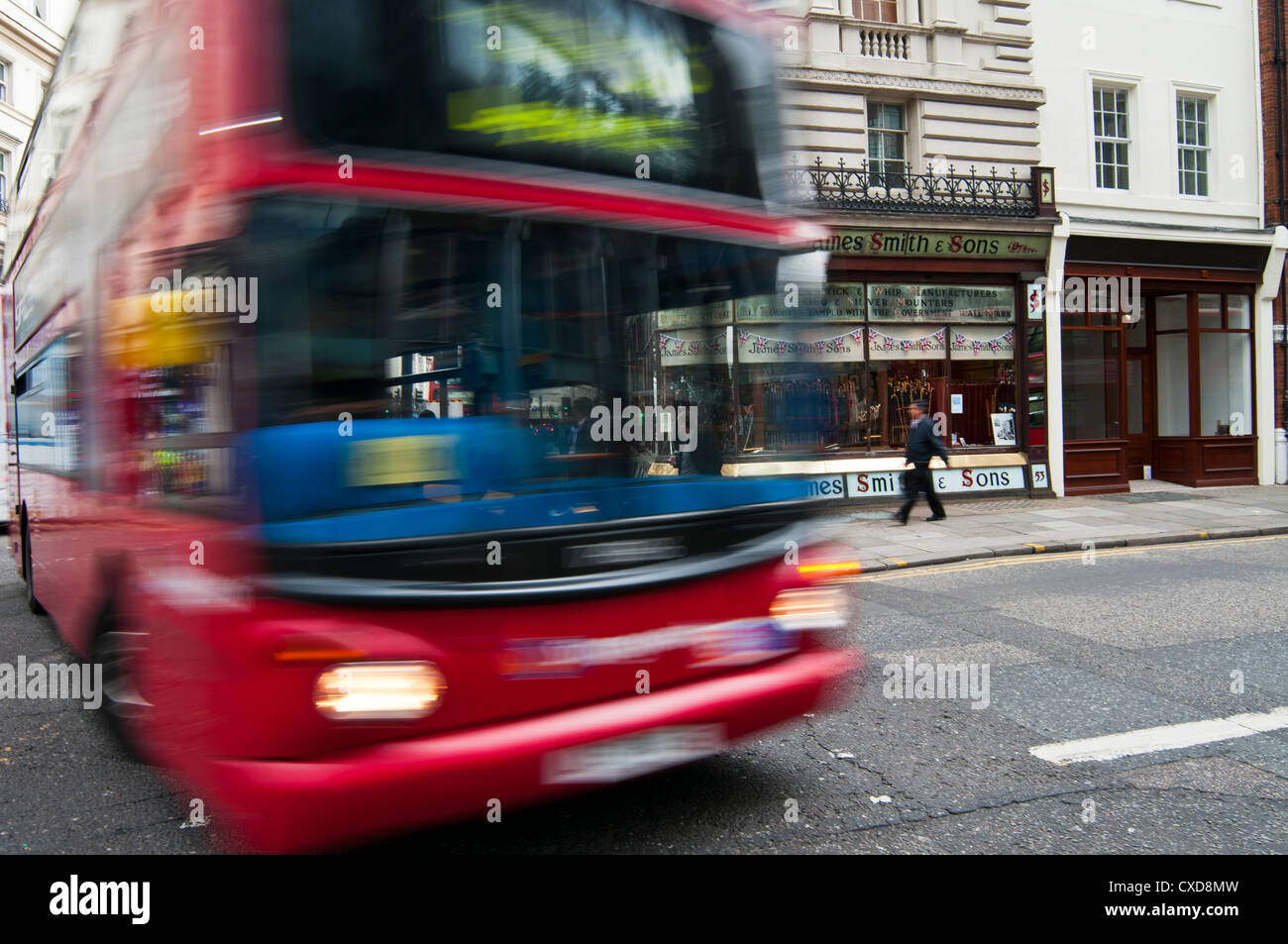 Tfl red bus hi-res stock photography and images - Alamy