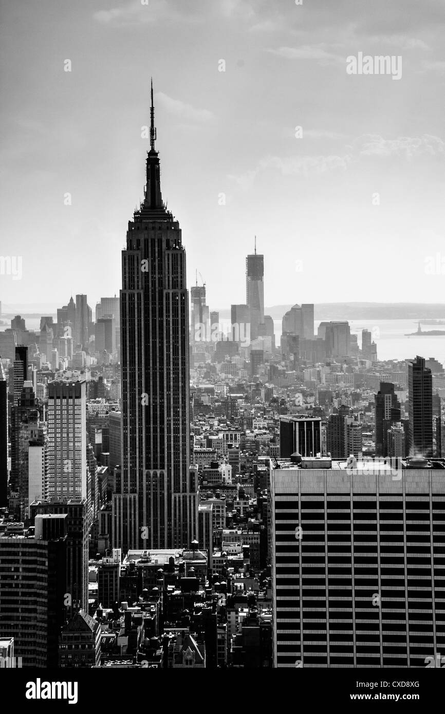 The empire state building construction Black and White Stock Photos ...