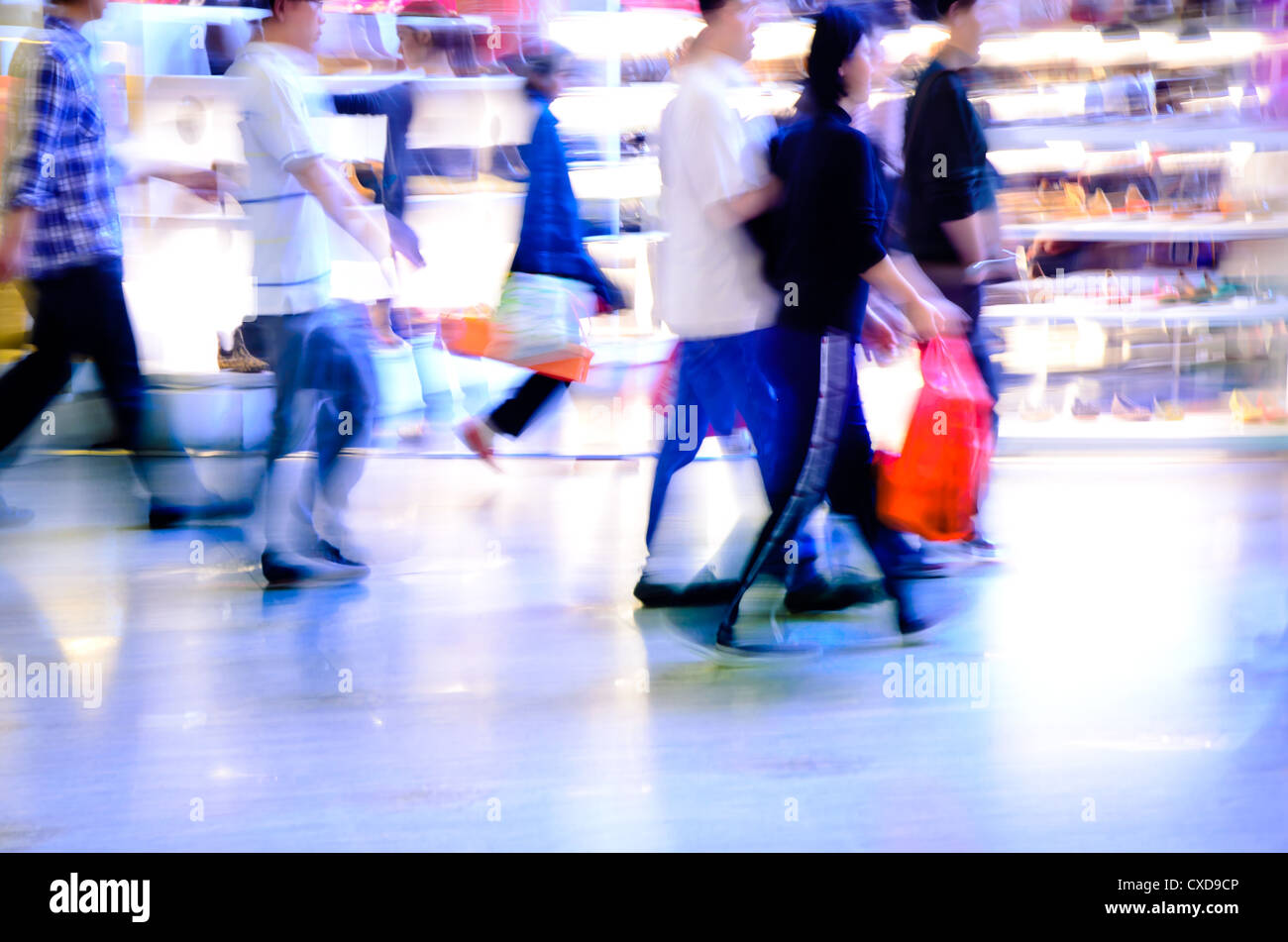 Crowd of people shopping hi-res stock photography and images - Alamy