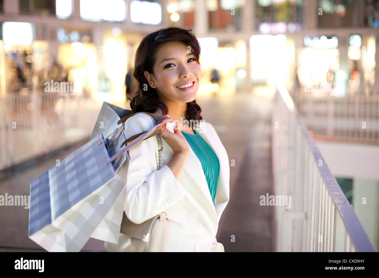 Young woman go shopping Stock Photo - Alamy