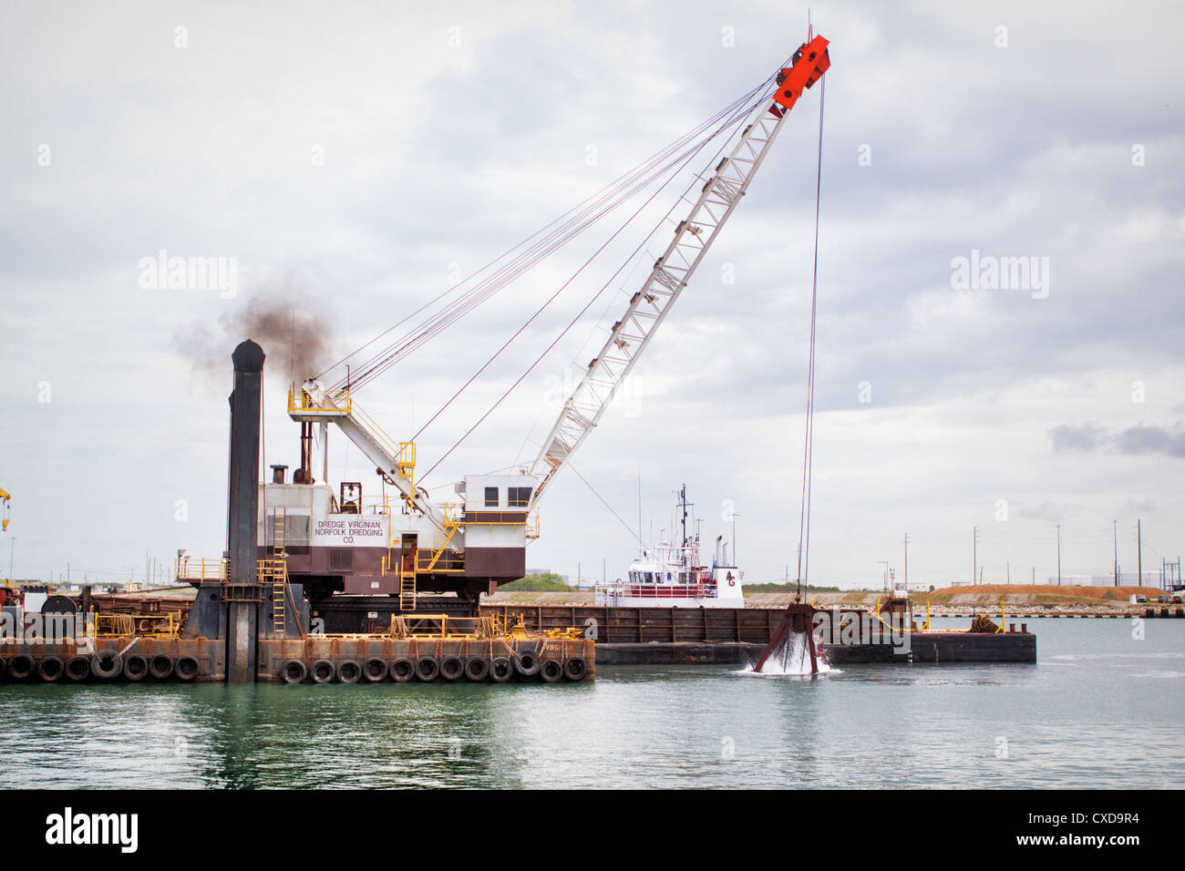Dredging port hi-res stock photography and images - Alamy