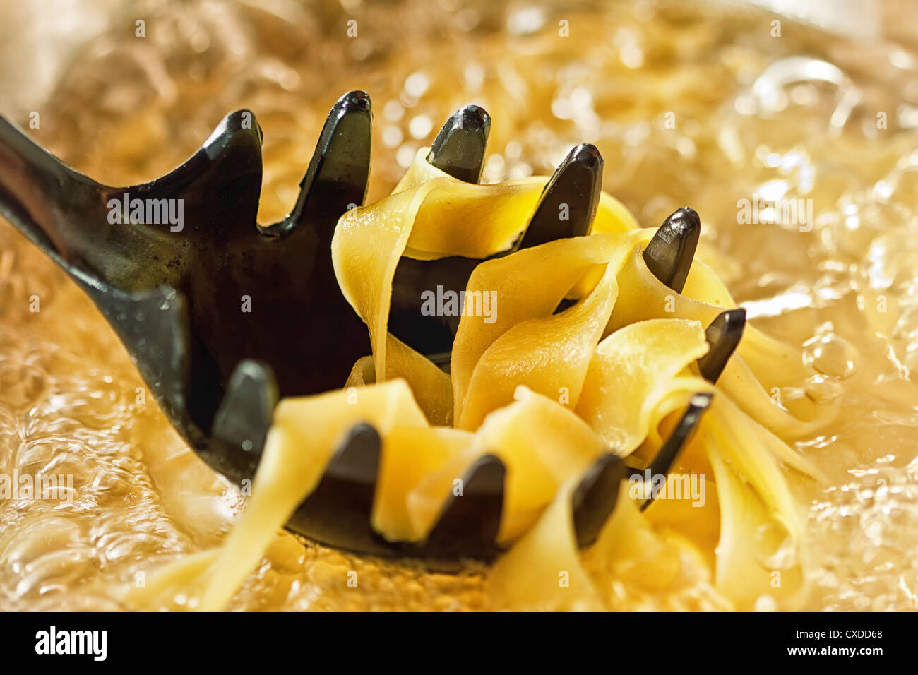 Pasta pot falling hi-res stock photography and images - Alamy