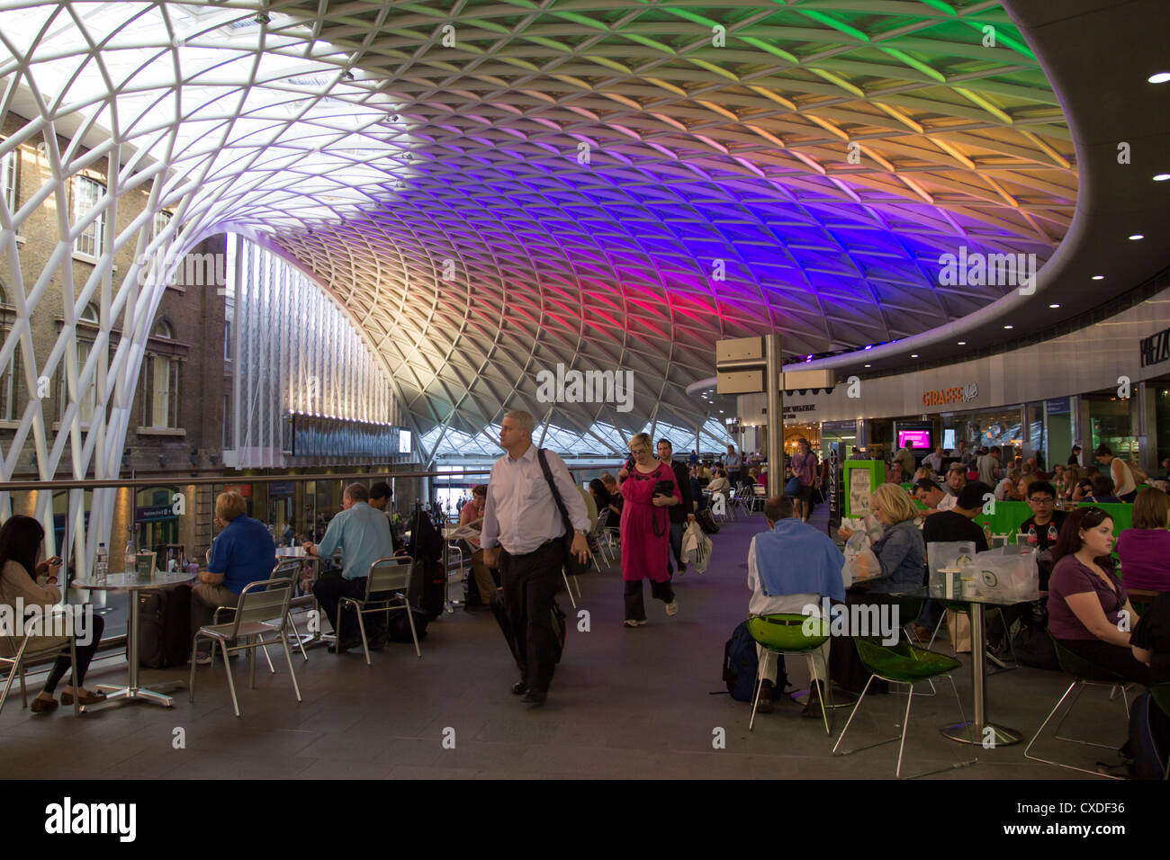 Western Concourse - Kings Cross Station - London Stock Photo - Alamy