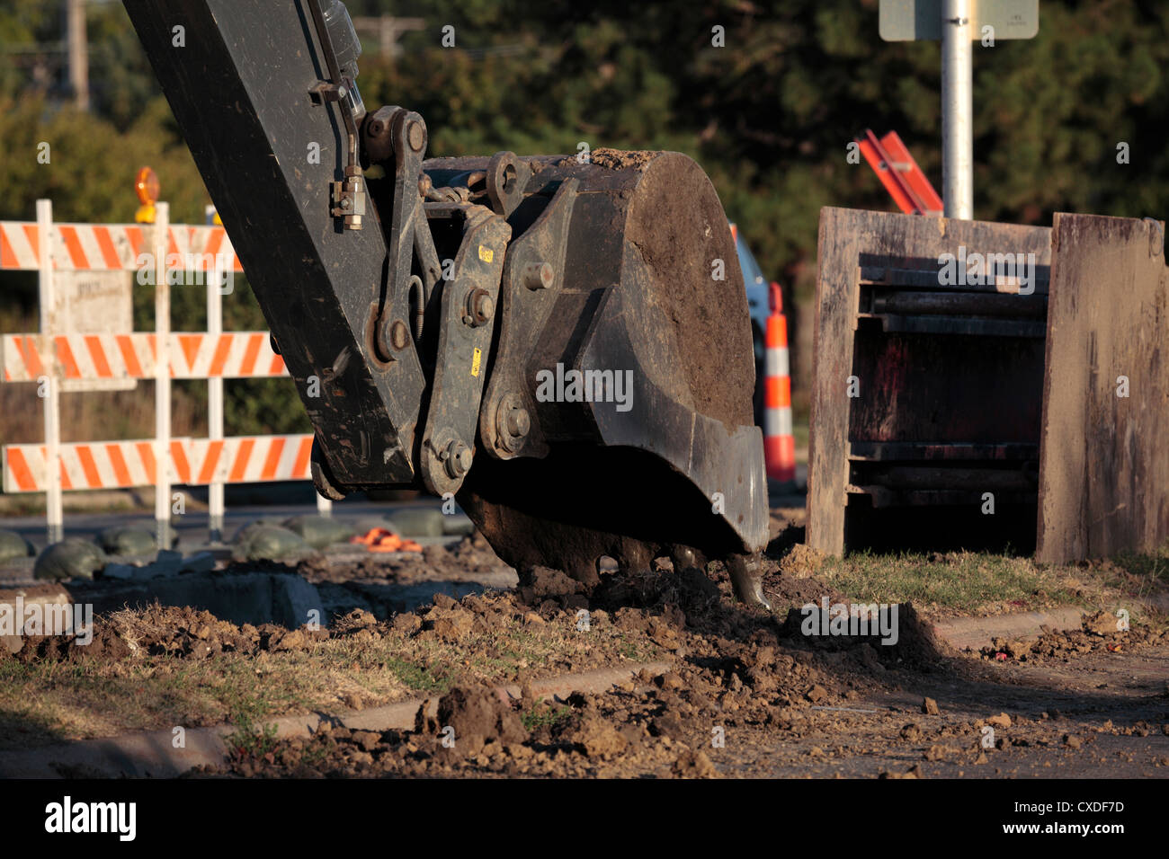 Excavator scoop hi-res stock photography and images - Alamy