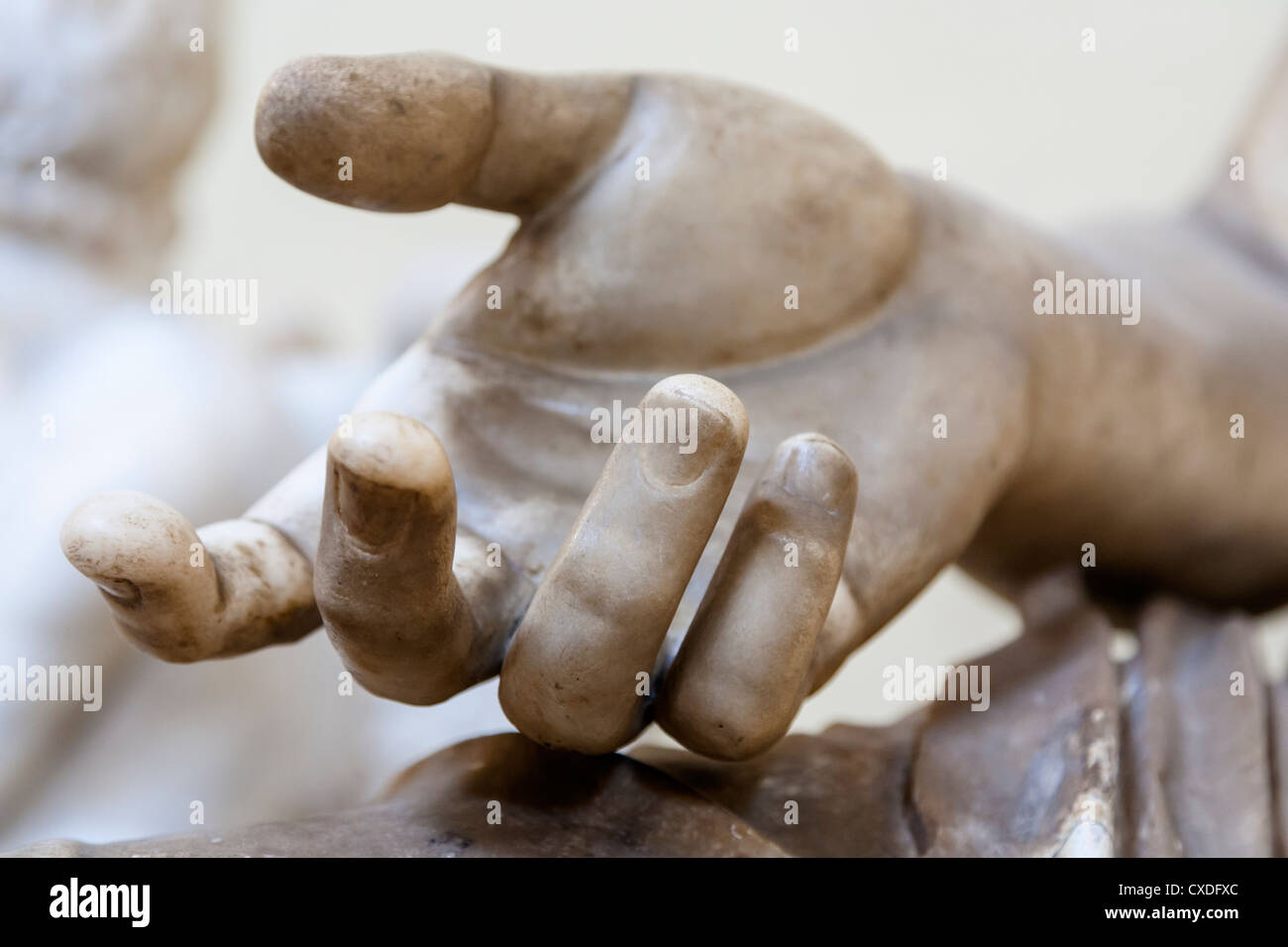 Old marble hand hi-res stock photography and images - Alamy