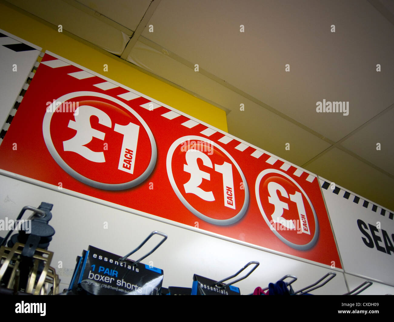 Retail Store Discount signage Stock Photo - Alamy