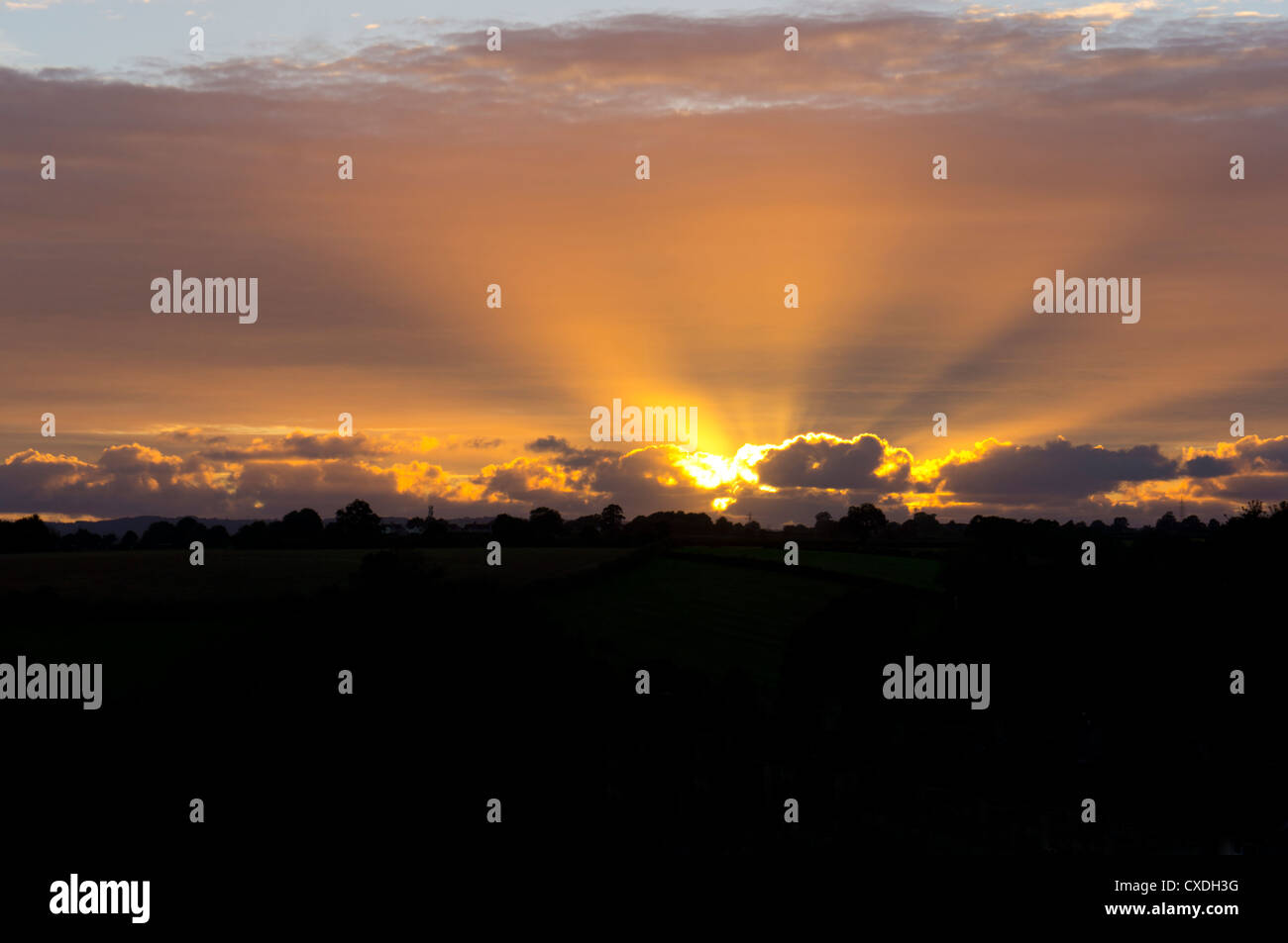 Sunset shaft sunrise cloud hi-res stock photography and images - Alamy