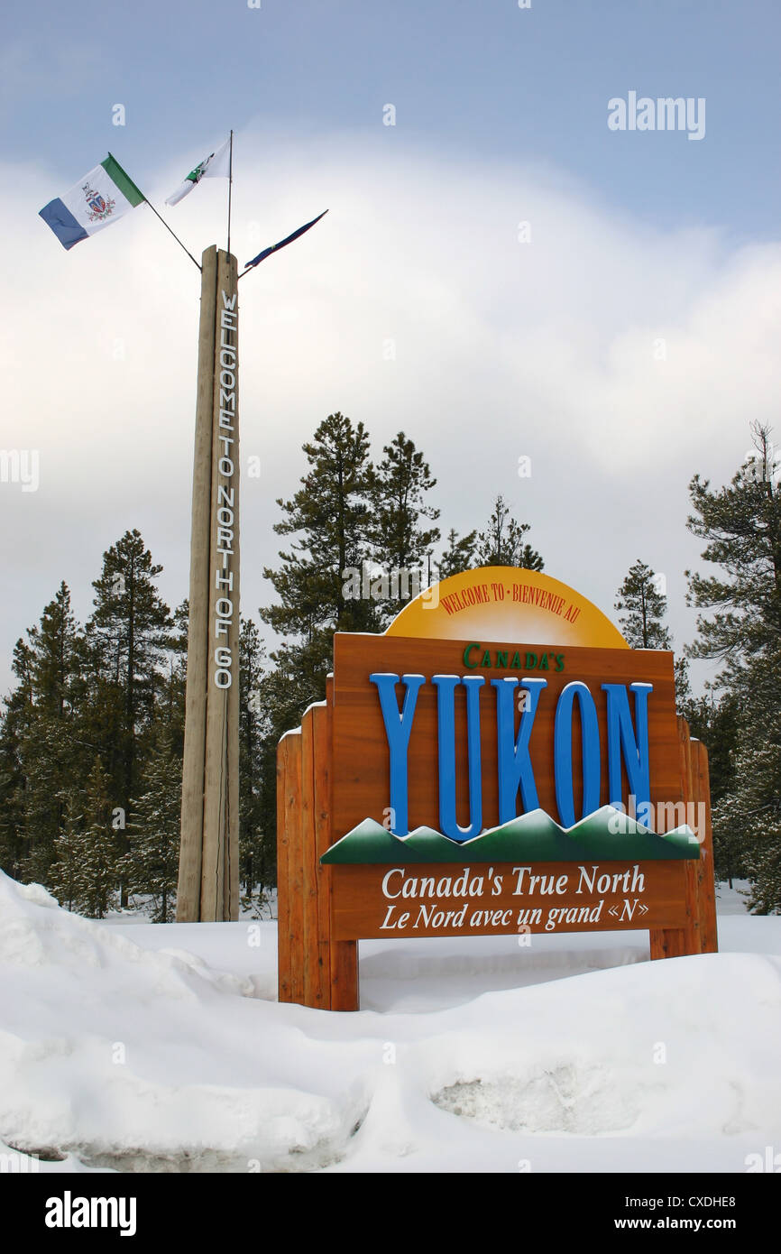 Sign of border at yukon territory hi-res stock photography and images ...