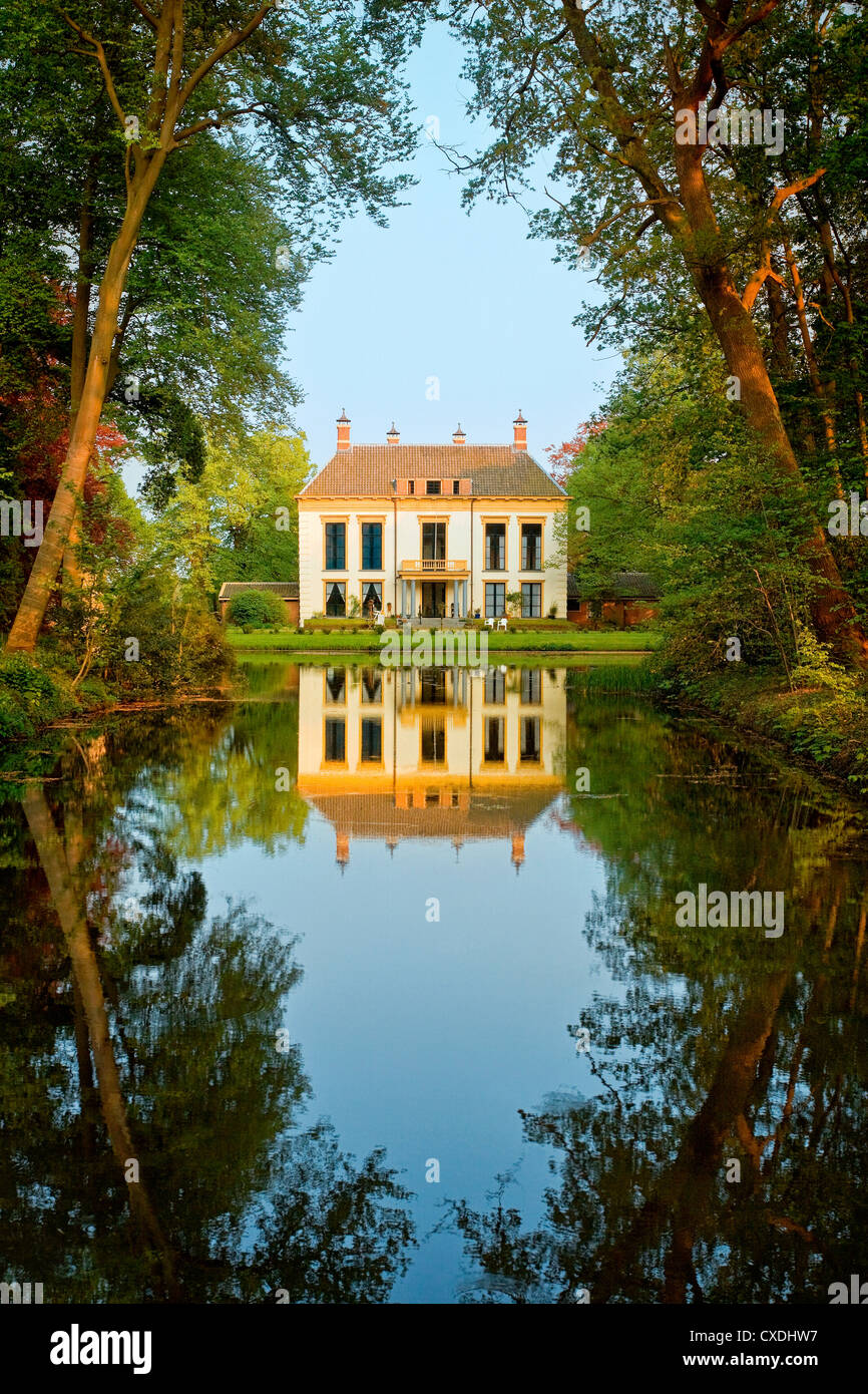 Small chateau hi-res stock photography and images - Alamy
