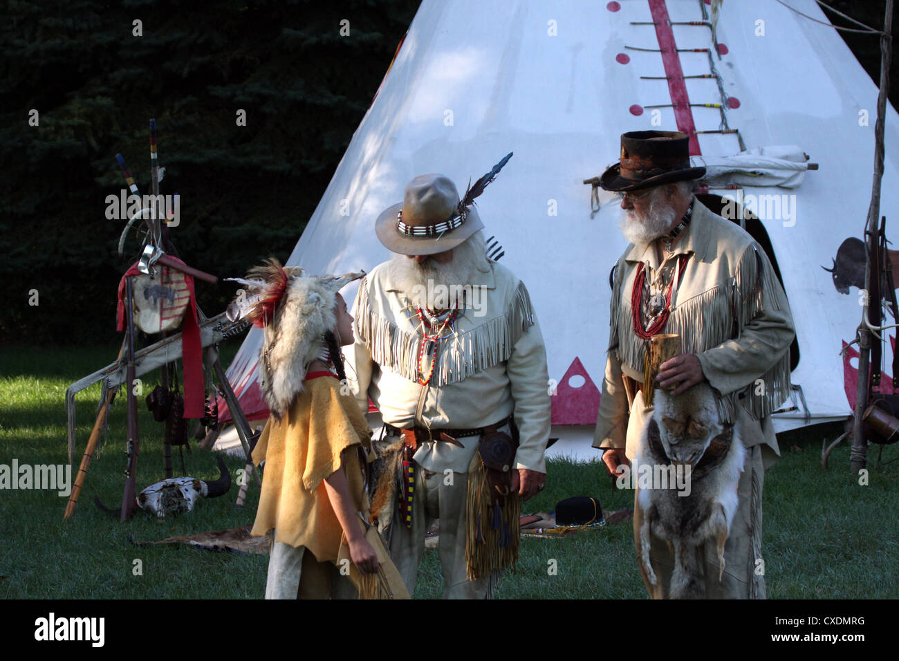 Native american indian encampment hi-res stock photography and images ...