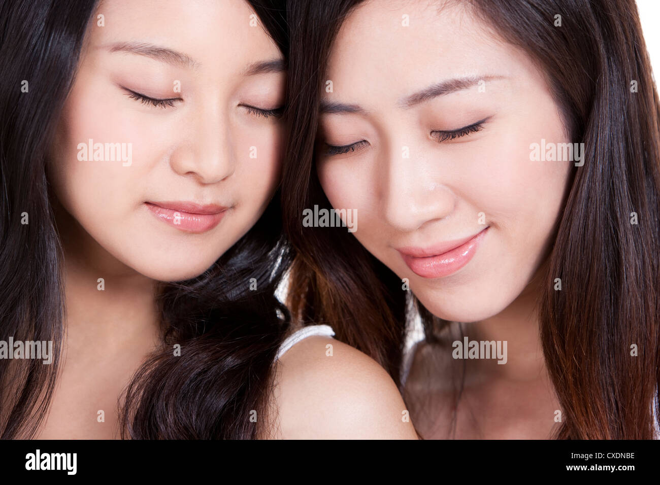 Close-up of best female friends Stock Photo - Alamy