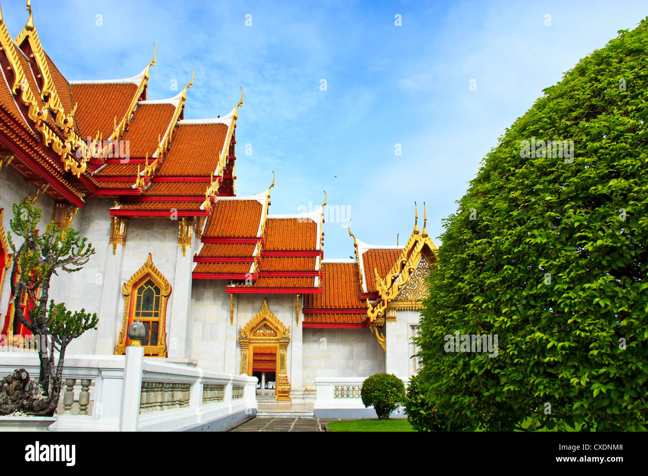The Marble Temple ( Wat Benchamabophit ), Bangkok, Thailand Stock Photo ...