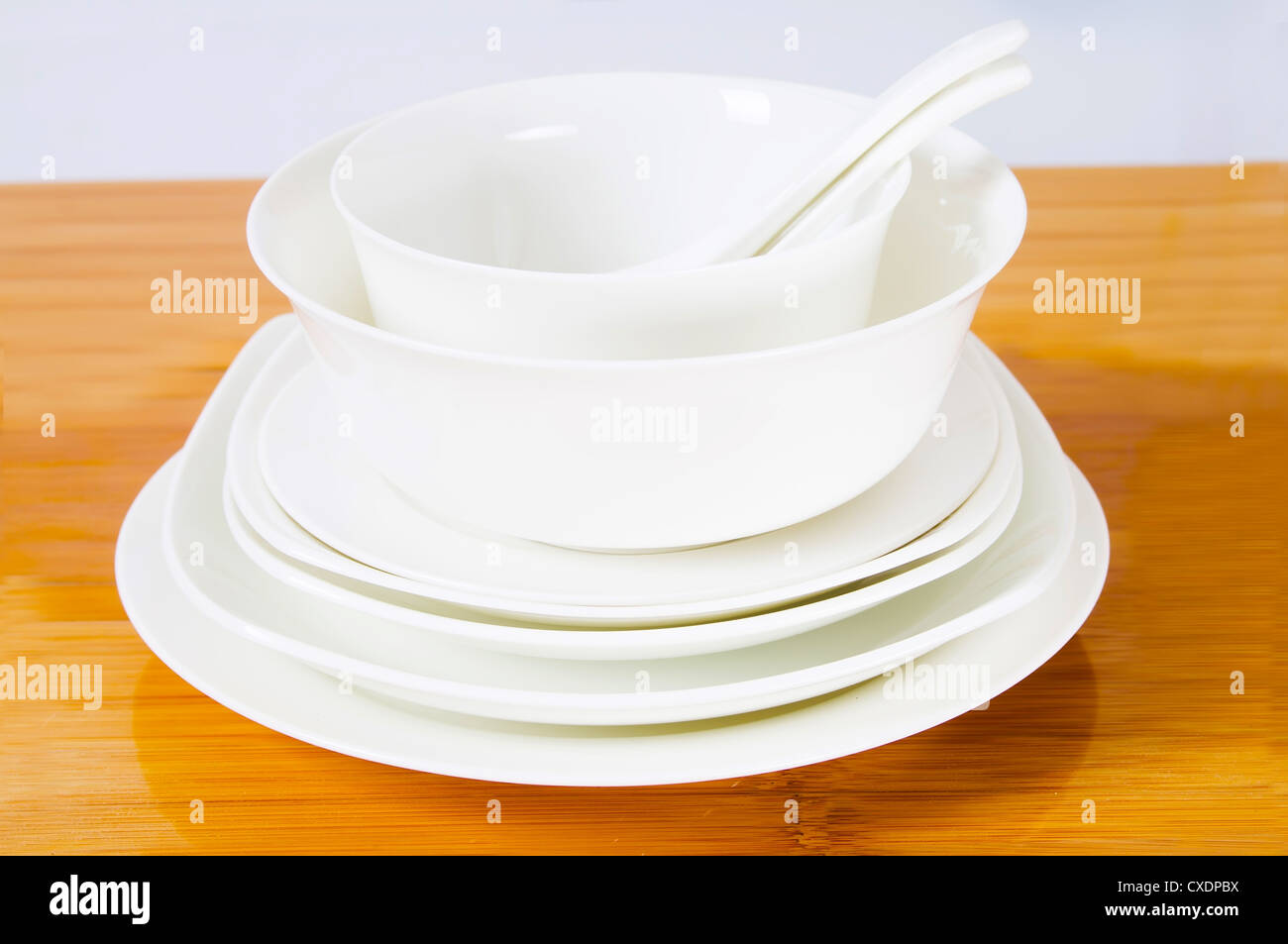 Ceramic white tableware hi-res stock photography and images - Alamy