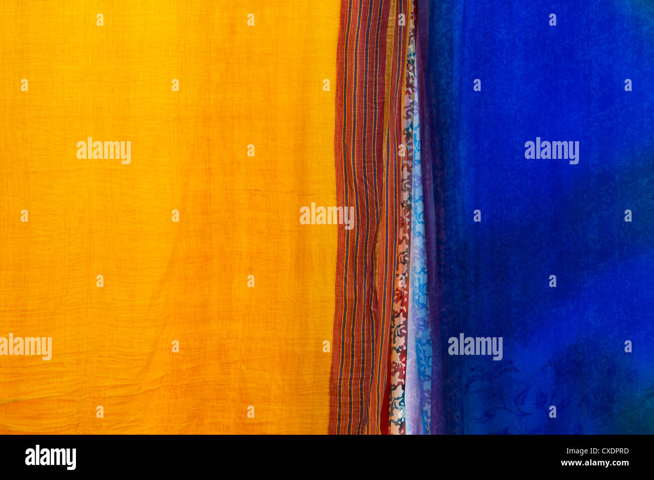 Indian sari material on a washing line. India Stock Photo - Alamy