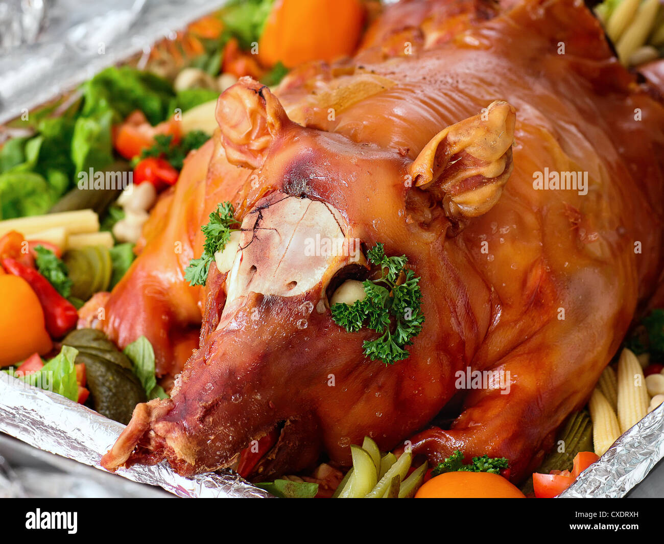 Pig on platter hi-res stock photography and images - Alamy