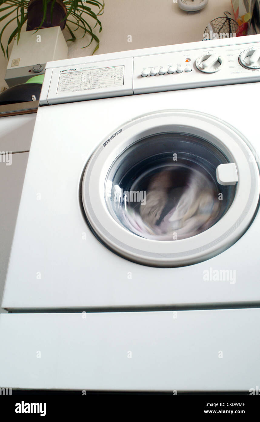 Cycle machine hi-res stock photography and images - Alamy