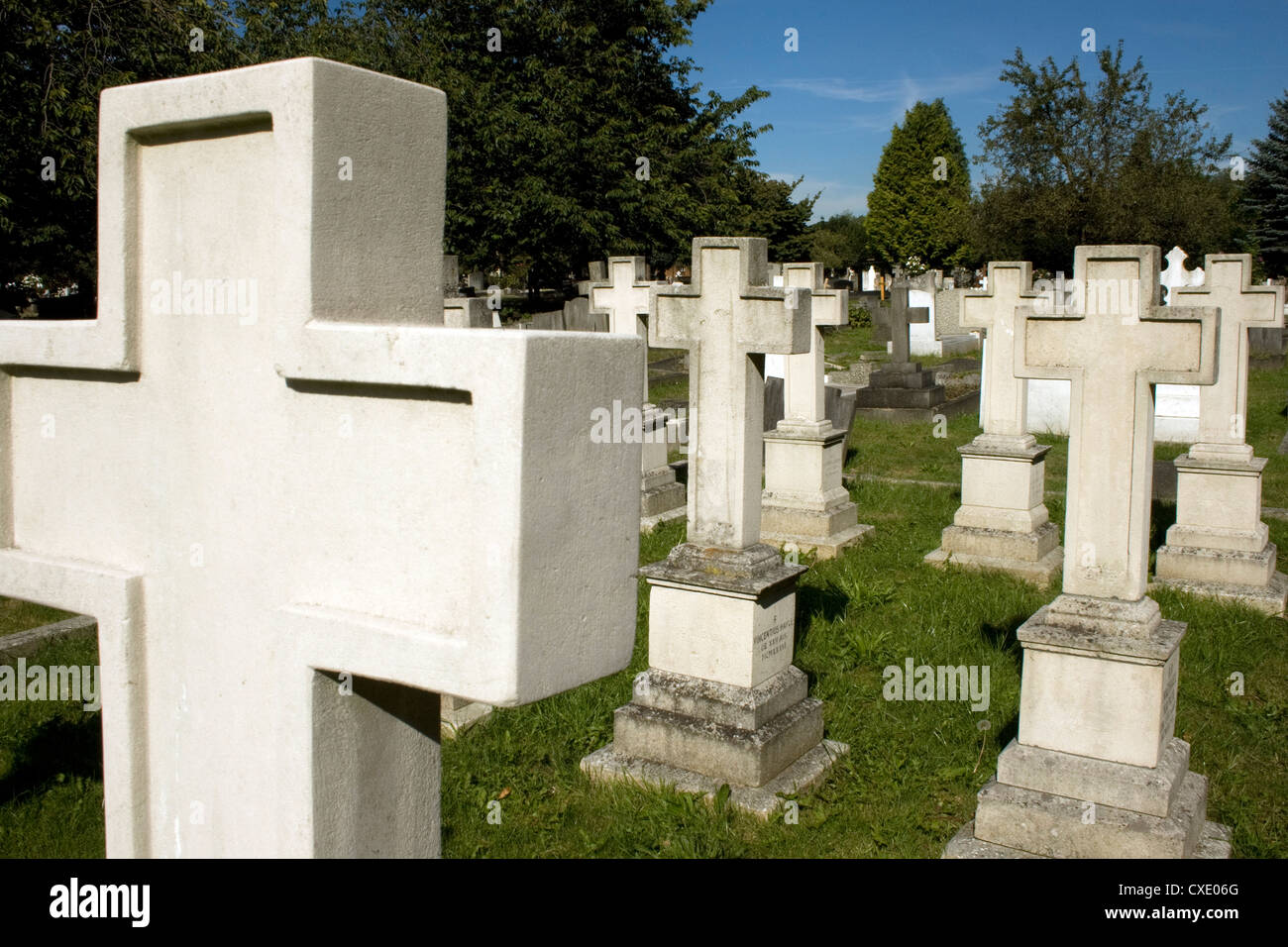Graveyard Crosses and Crucifixes Stock Photo - Alamy