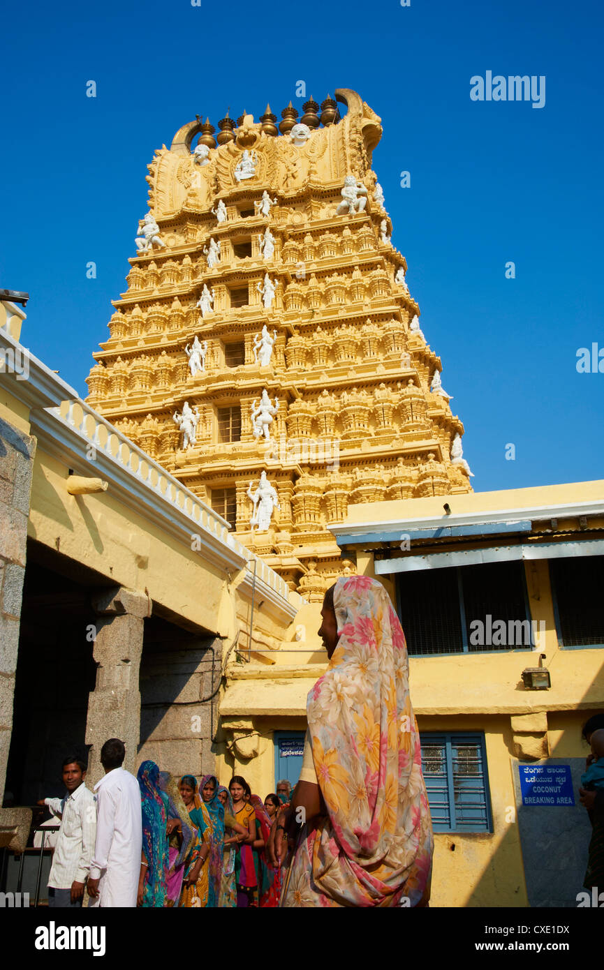 Pilgrim, Sri Chamundeswari temple, Chamundi Hill, Mysore, Karnataka ...